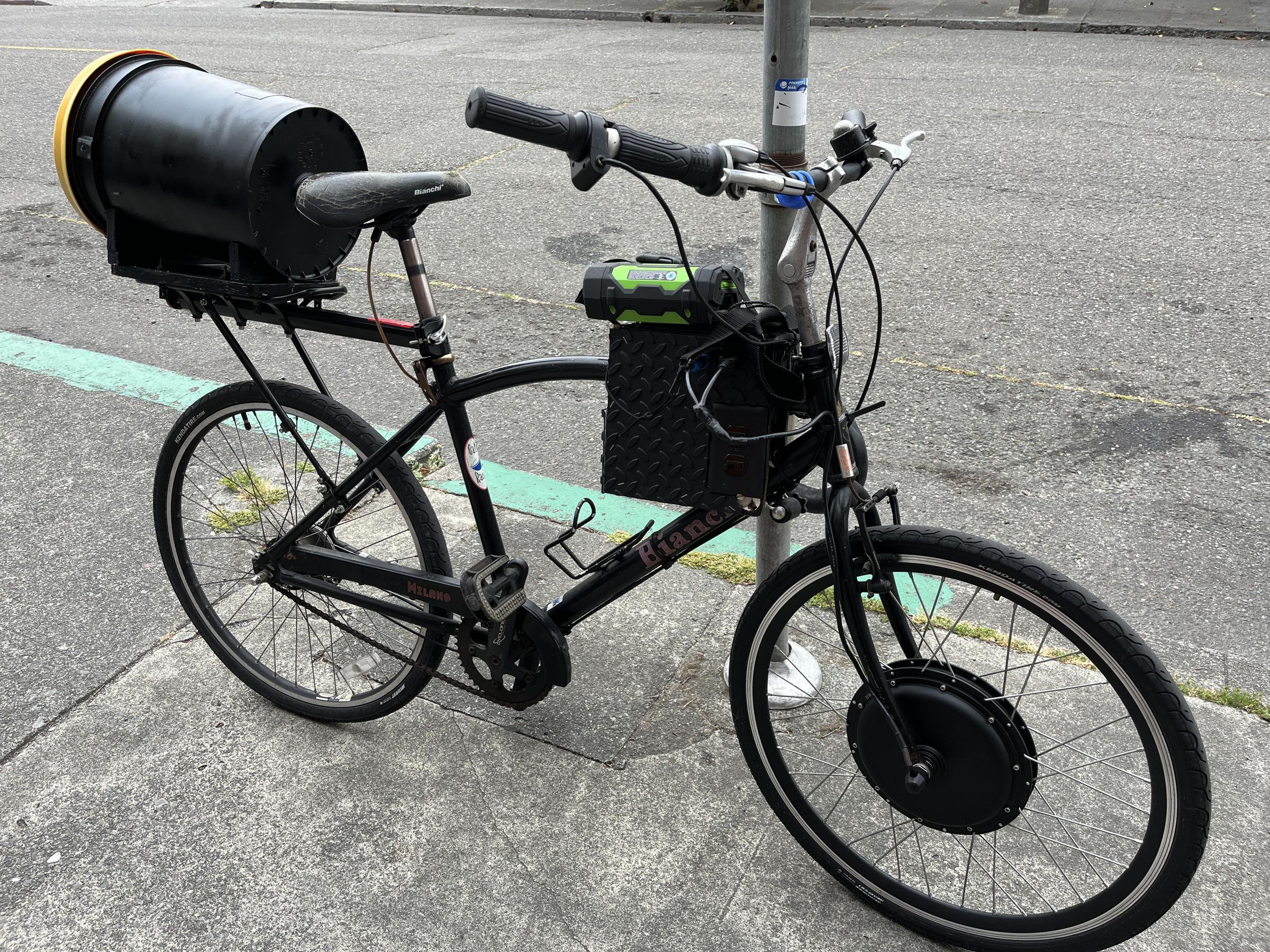 Bike Bucket - a Pannier Alternative That's Self-levelling, Waterproof ...