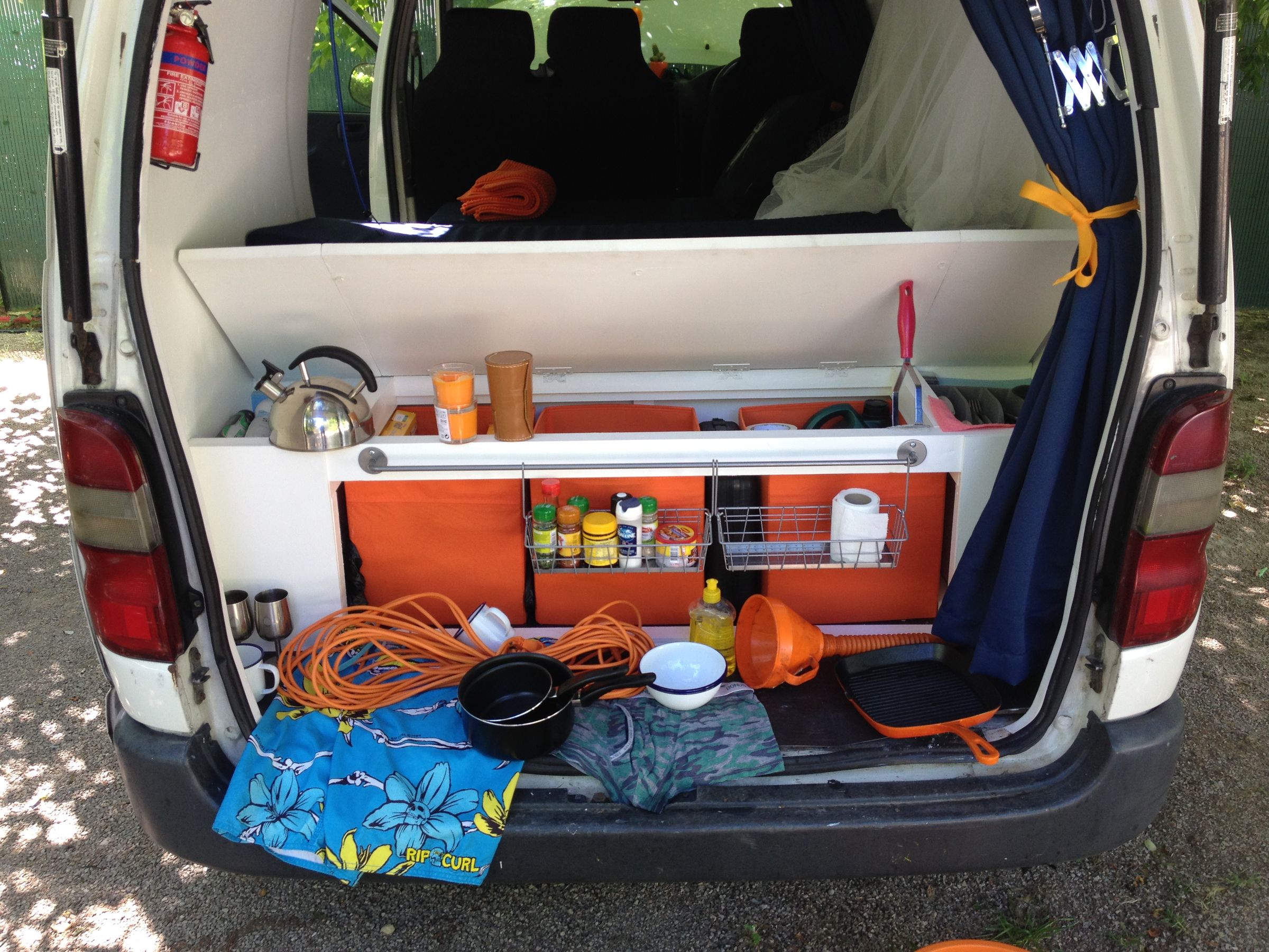 White Van Camper Conversion : 10 Steps (with Pictures) - Instructables
