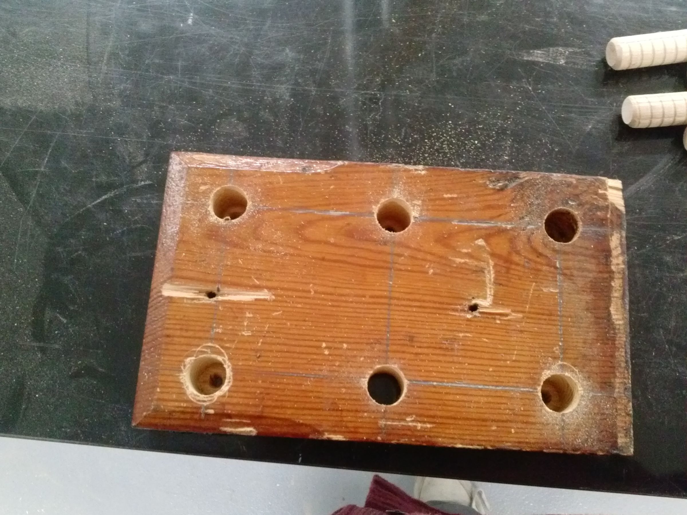 Dowel Peg Tablet Stand : 6 Steps (with Pictures) - Instructables