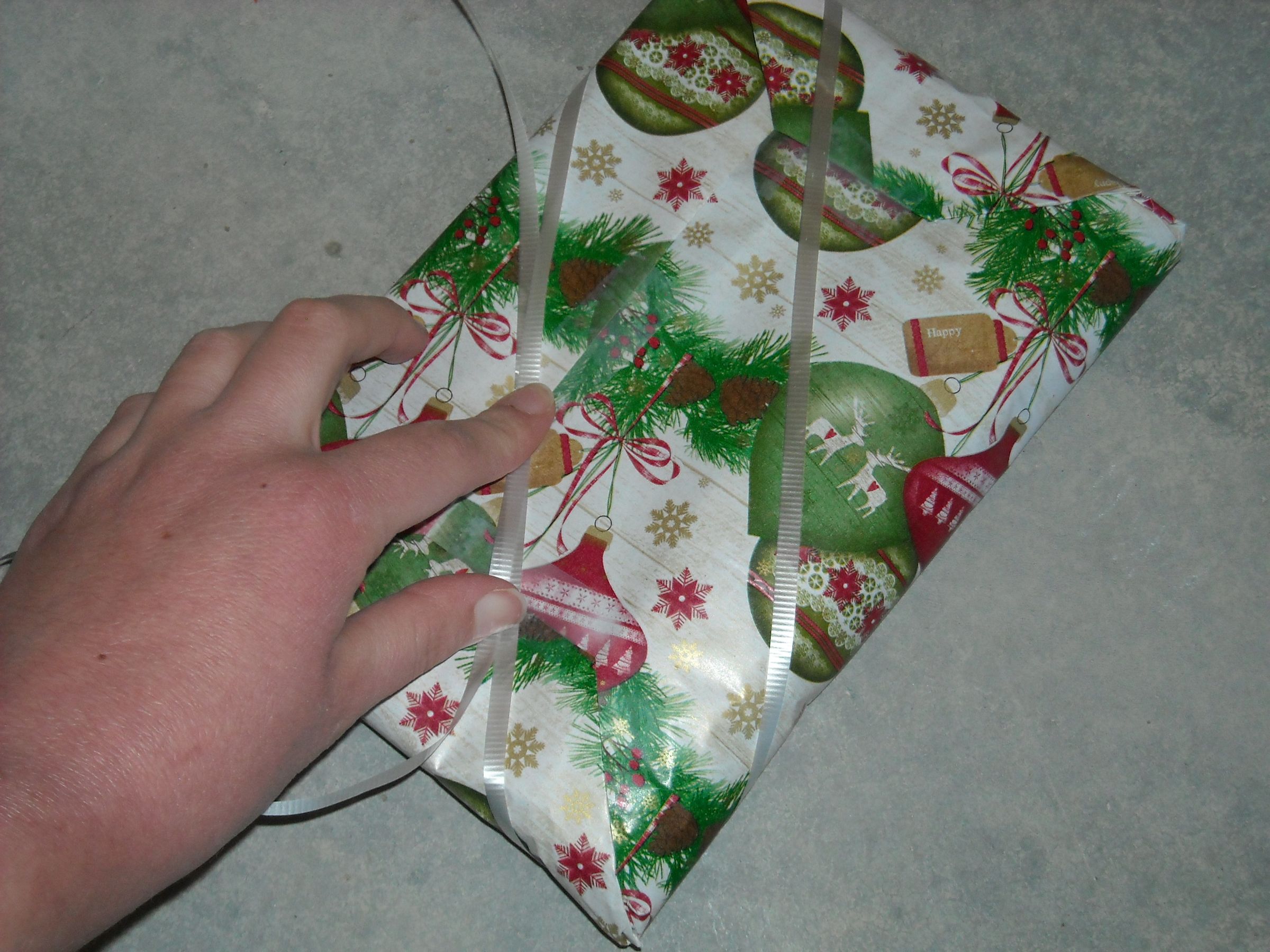 How to Wrap a Flat Gift : 5 Steps - Instructables