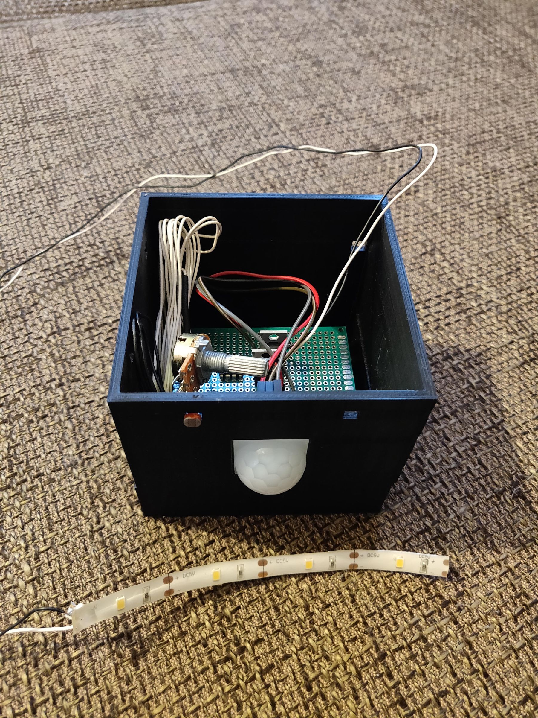 Night Light Motion & Darkness Sensing - No Micro : 7 Steps (with ...