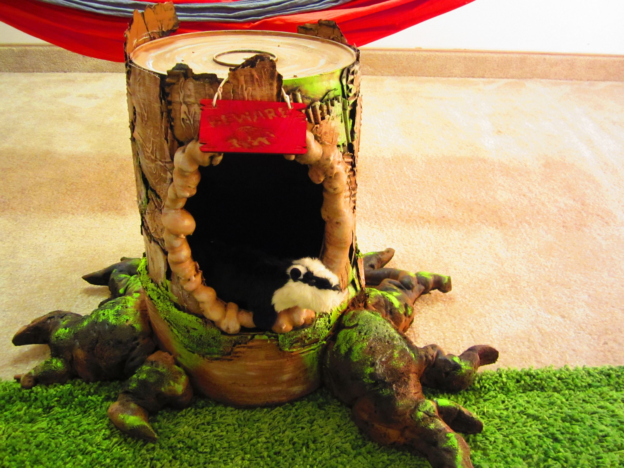 Thrifty Bucket Tree Stump : 6 Steps (with Pictures) - Instructables