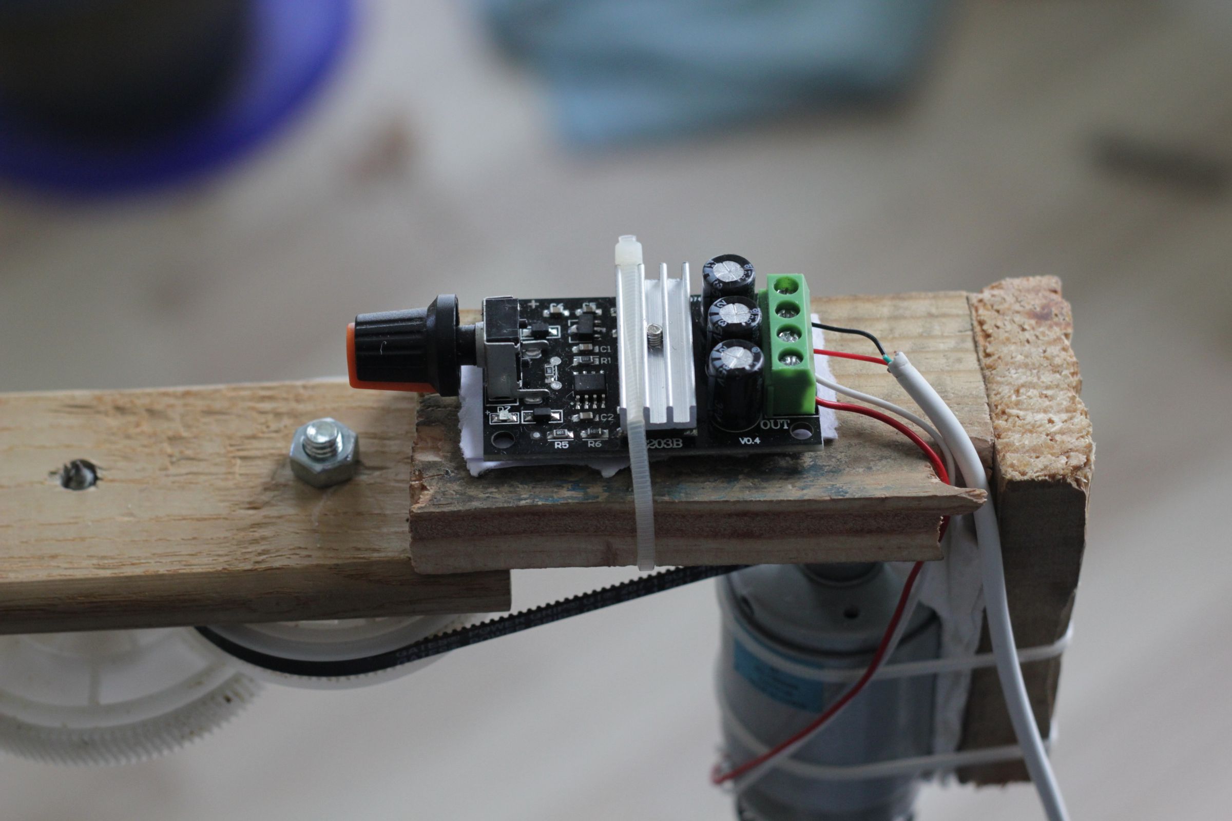 AstroTracker - a Barn Door Star Tracker : 10 Steps (with Pictures ...