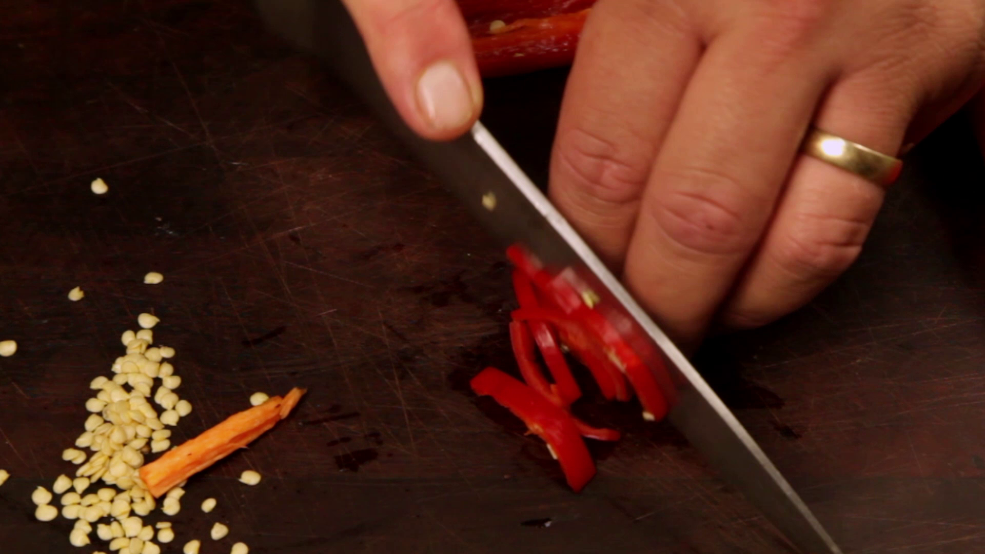 How to Easily Deseed a Chili - Food Hack : 4 Steps (with Pictures ...