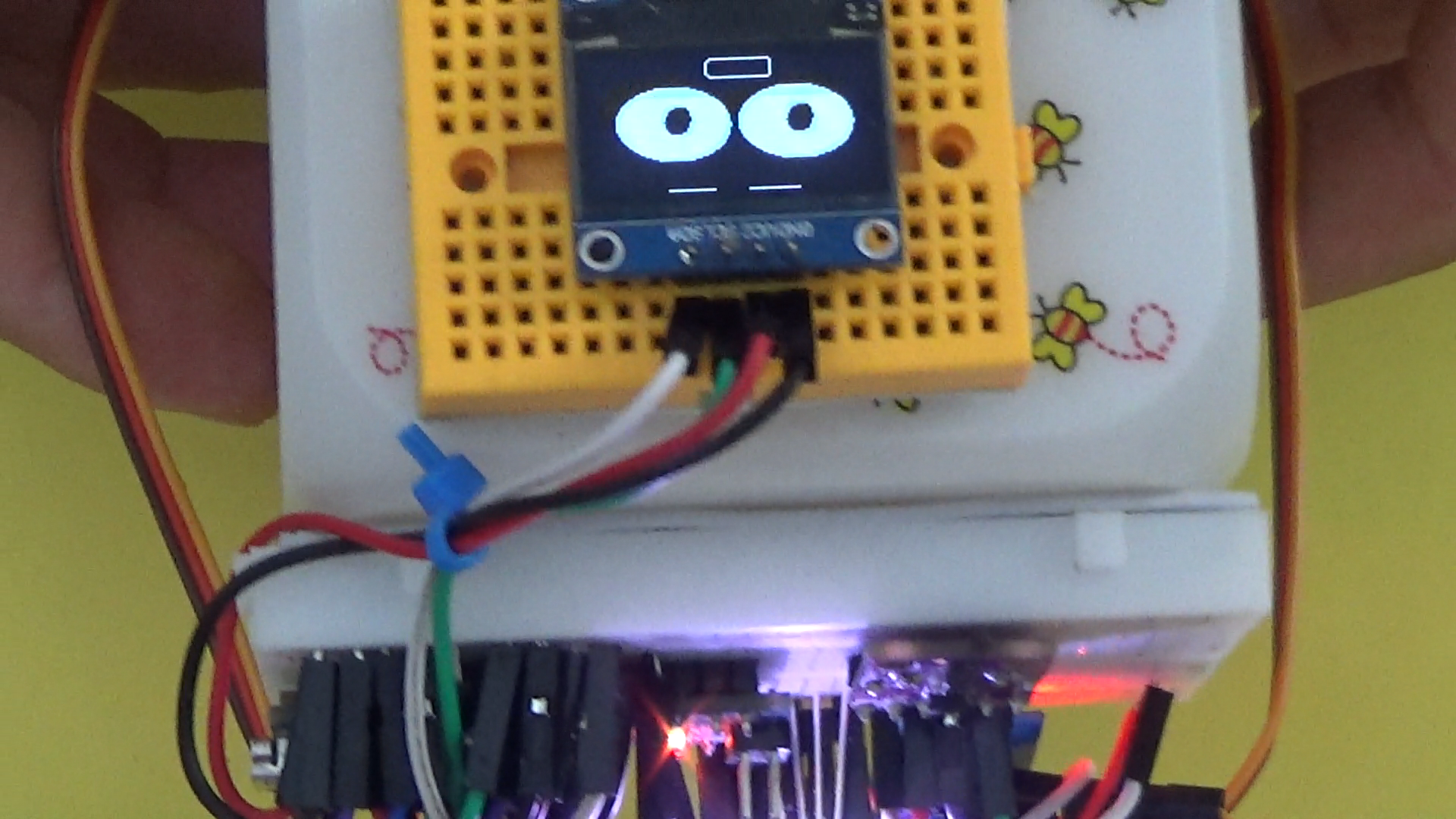 Happy-Angry Robot : 4 Steps - Instructables