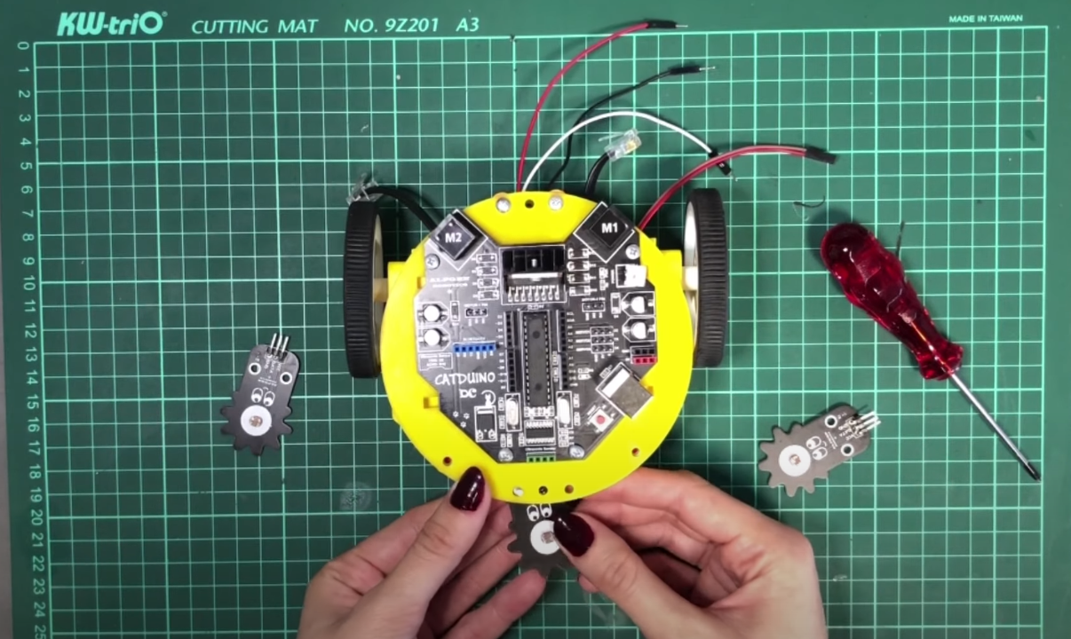 Arduino Light Following Robot With Catduino : 9 Steps - Instructables