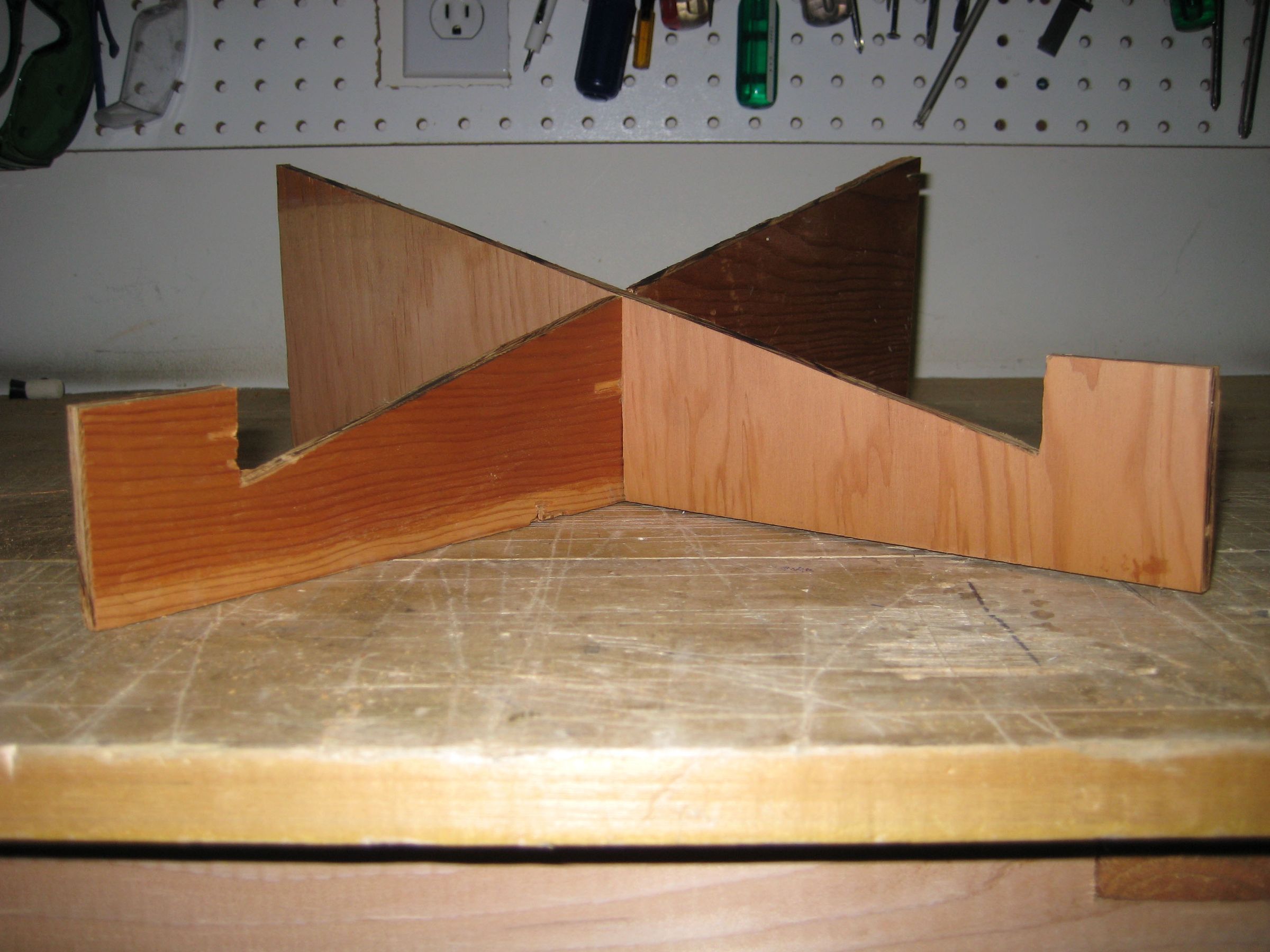 Make a Laptop Stand From Cardboard - the Quick and Easy Way : 6 Steps ...