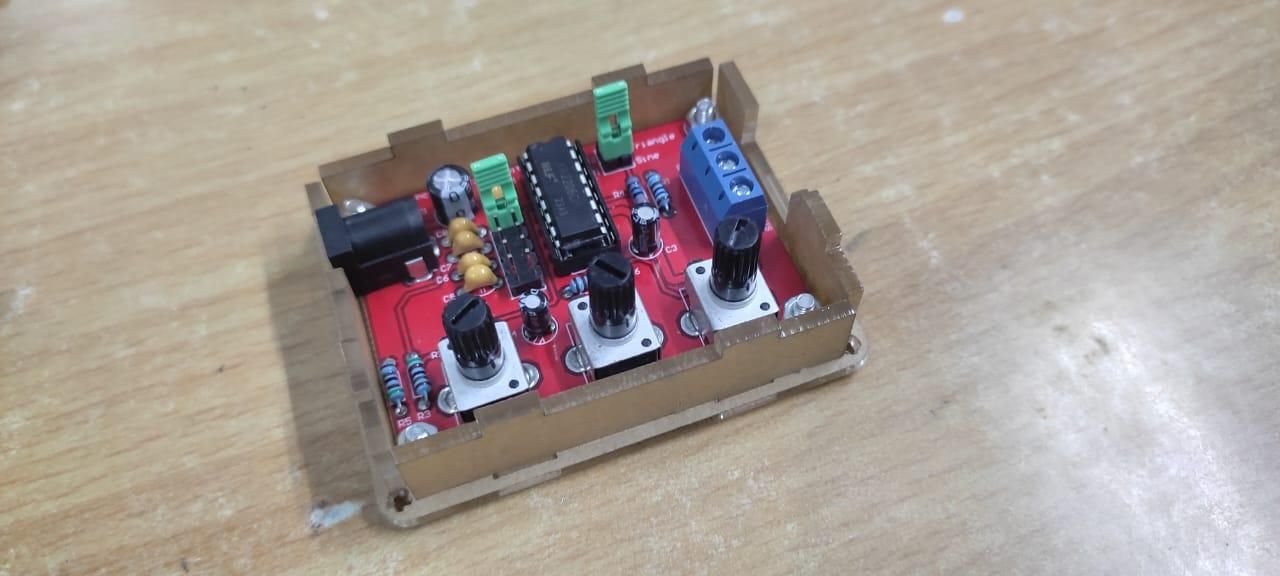 XR2206 Function Generator Kit : 5 Steps - Instructables