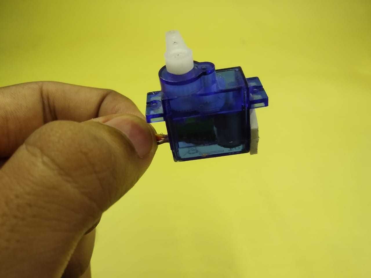 Arduino Self Driving Obstacle Avoiding Car :: in Lockdown : 5 Steps - Instructables