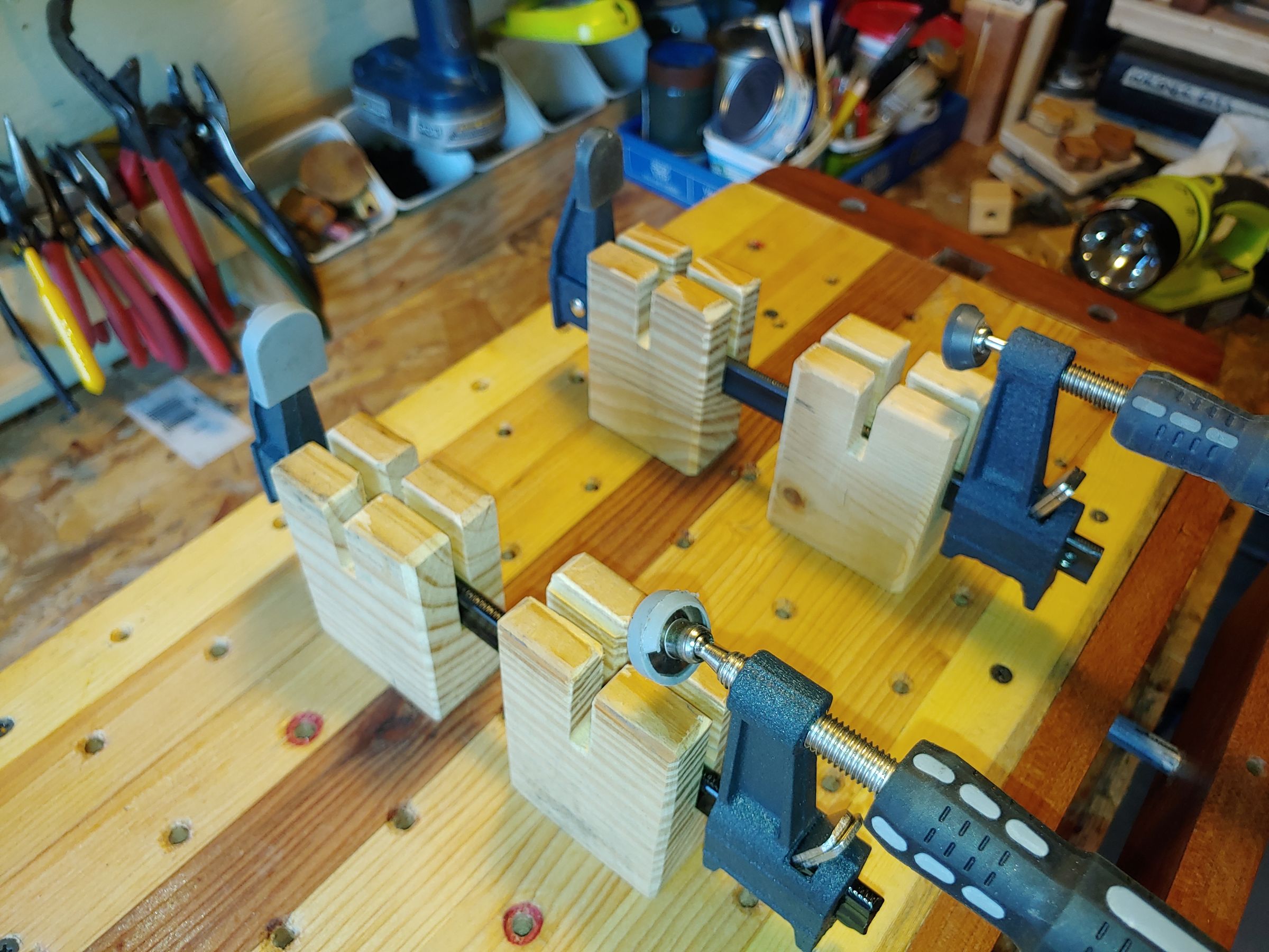 Mini-Work Bench : 10 Steps - Instructables