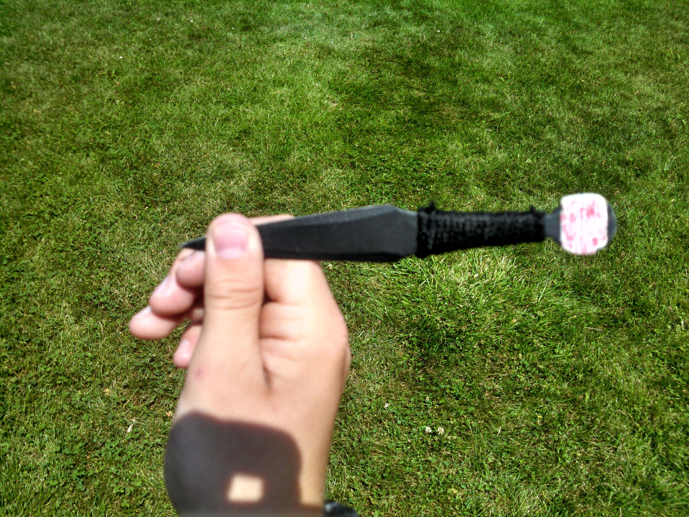 How to Throw Knives : 4 Steps - Instructables