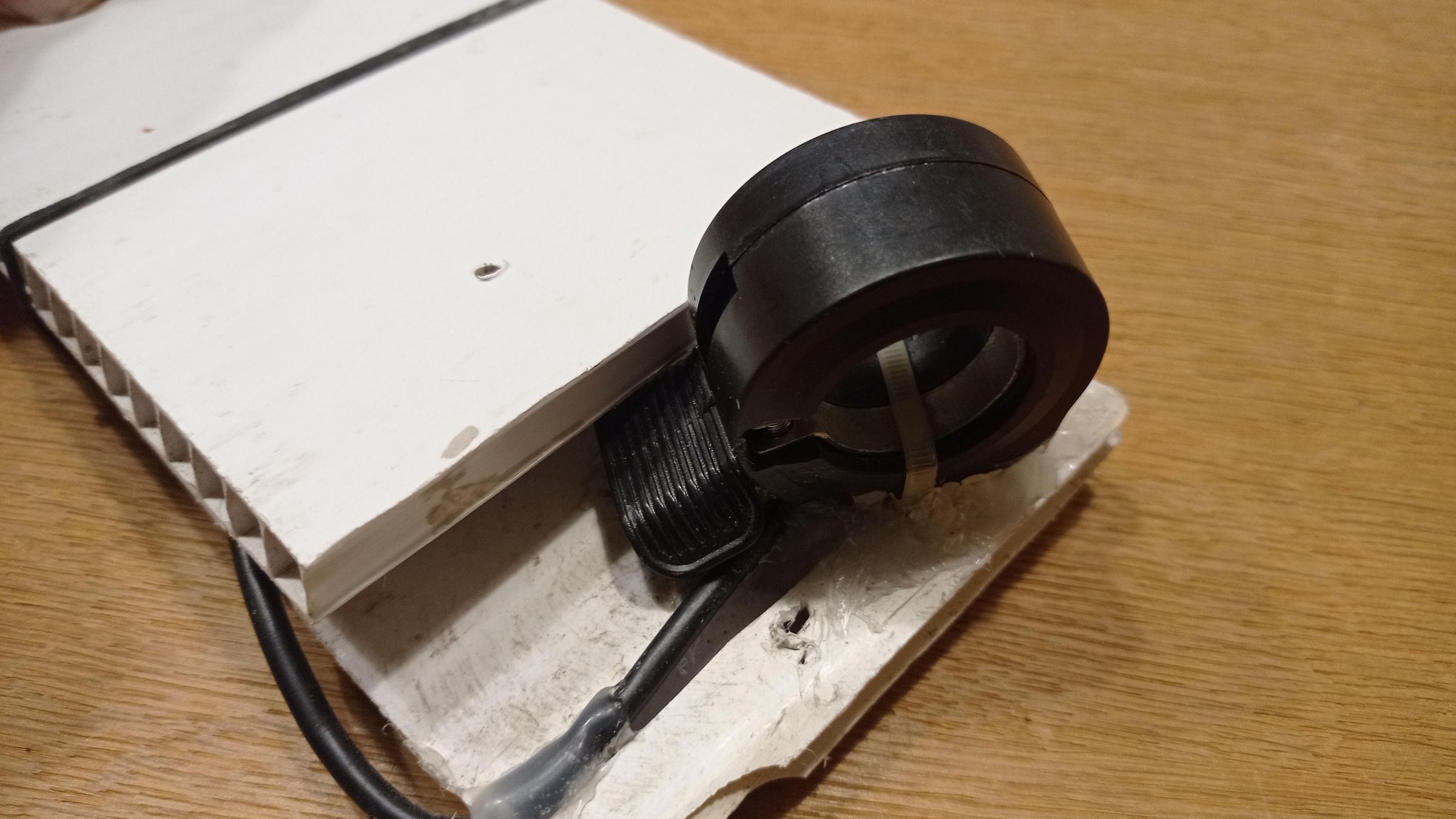 Low Cost Footpedal for Electric Pottery Wheel : 5 Steps - Instructables