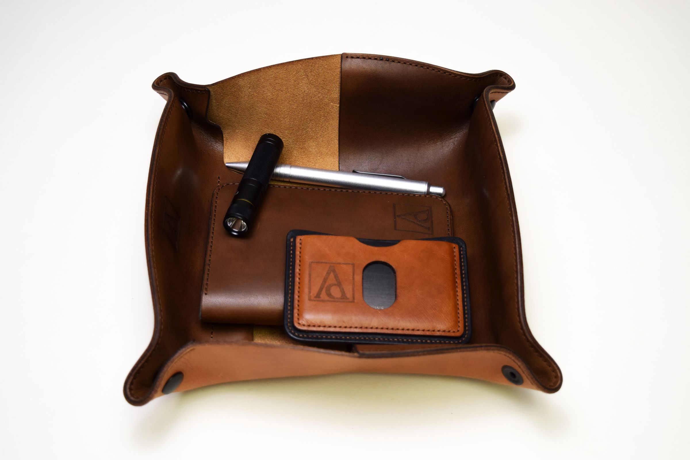Leather Valet Tray/Pouch : 7 Steps (with Pictures) - Instructables