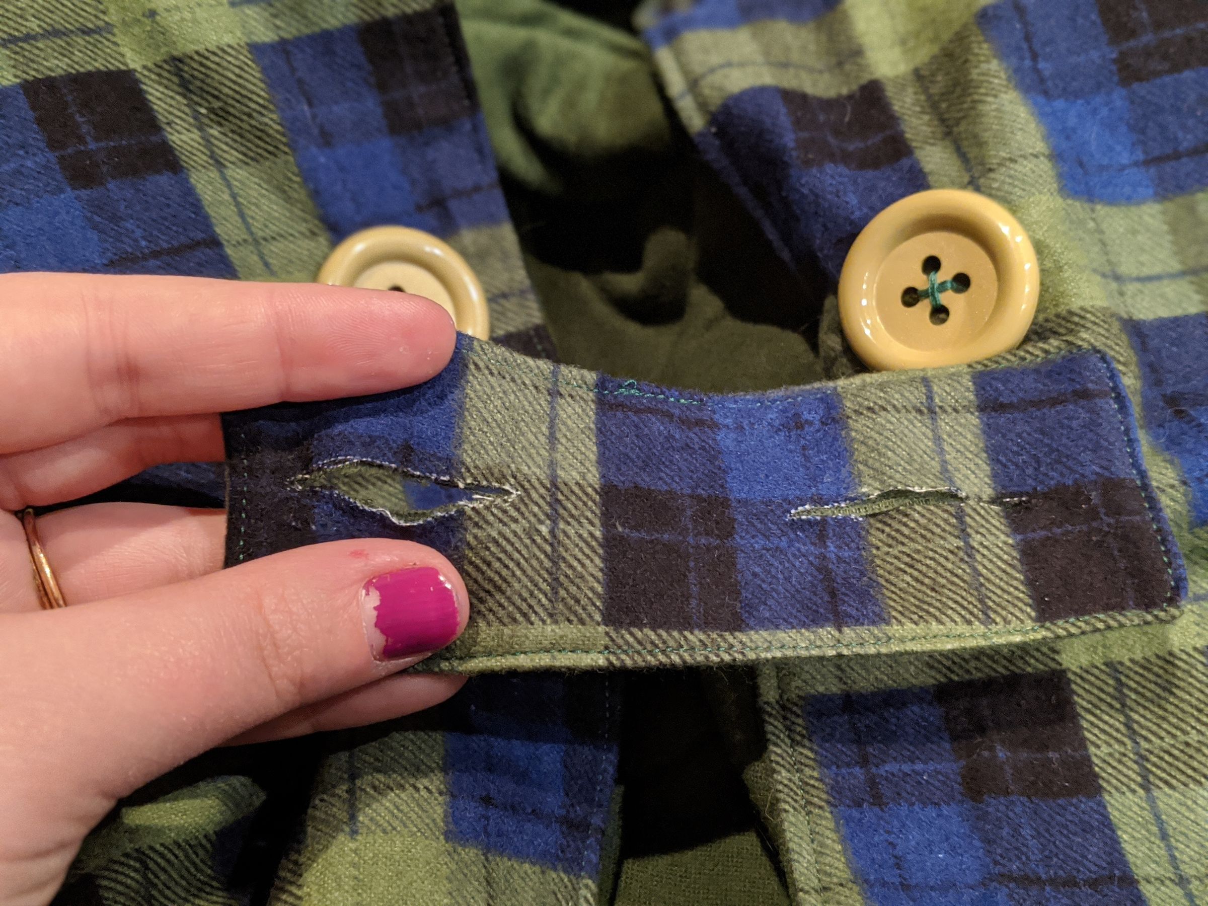 Cozy Reversible Hooded Capelet : 14 Steps (with Pictures) - Instructables