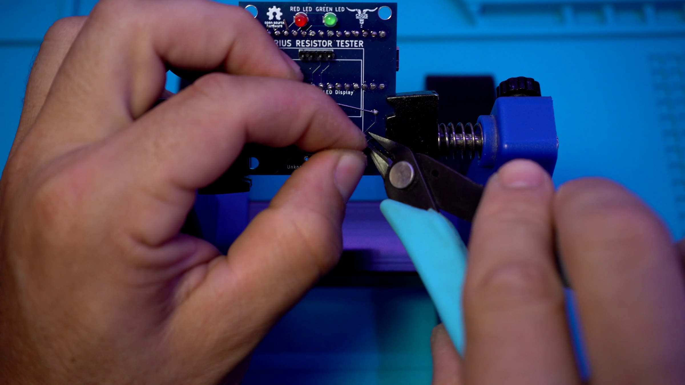 DIY Arduno "Ohmeter" + 0.96" OLED Display +Indication LEDs + Custom PCB ...