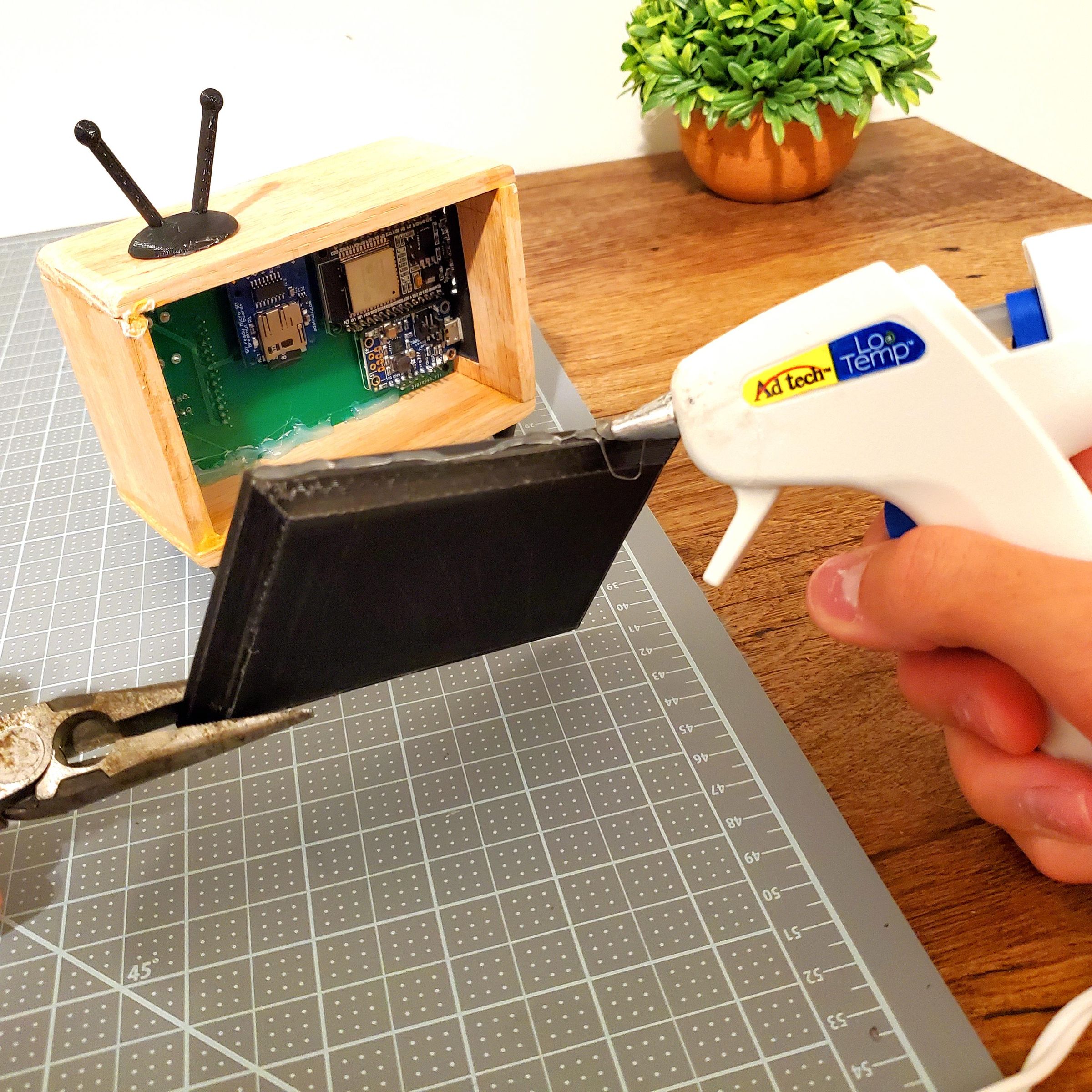 How to Make a Retro Mini-TV! : 15 Steps (with Pictures) - Instructables