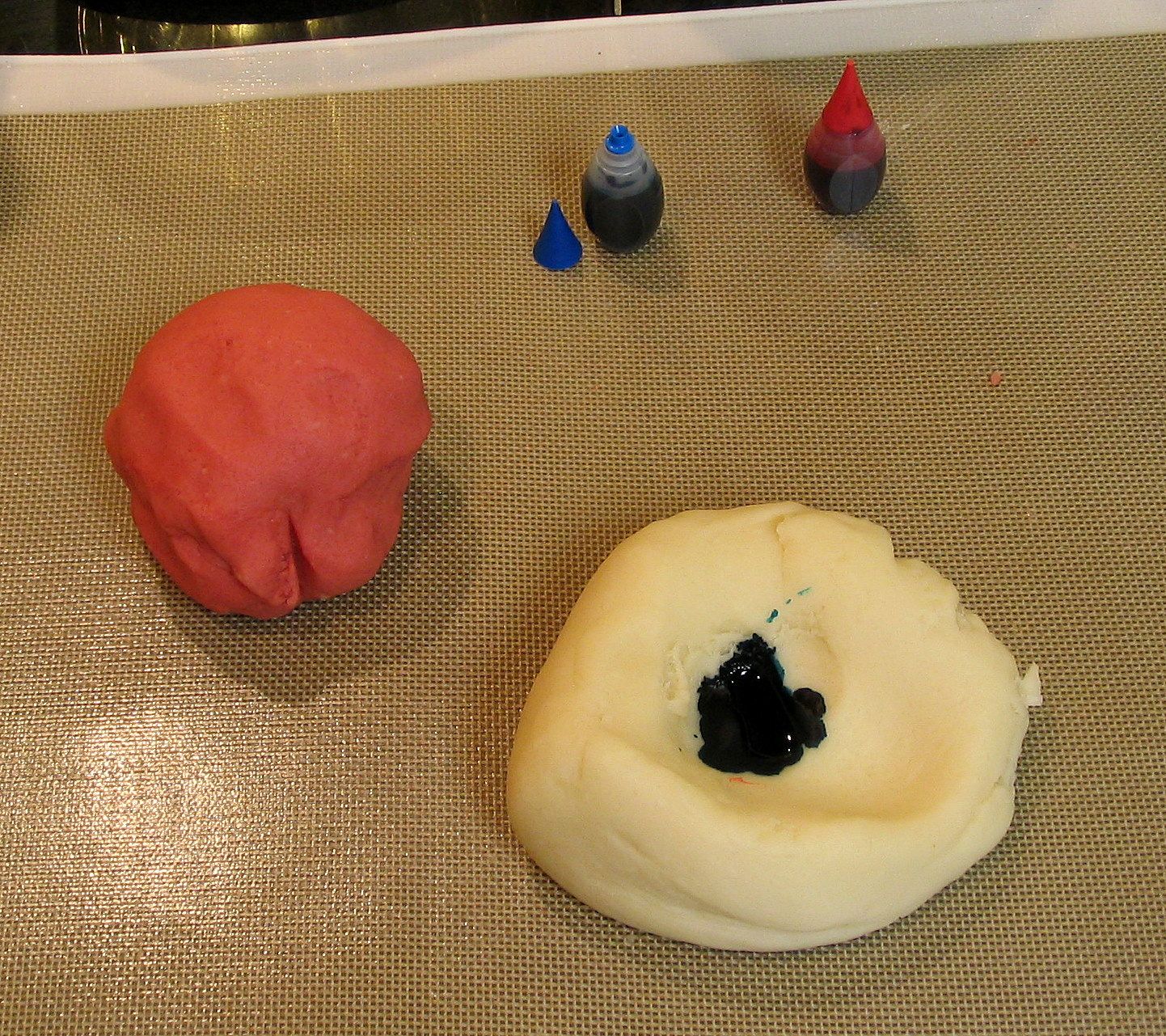 How to Make Playdough (Play-doh) : 4 Steps (with Pictures) - Instructables