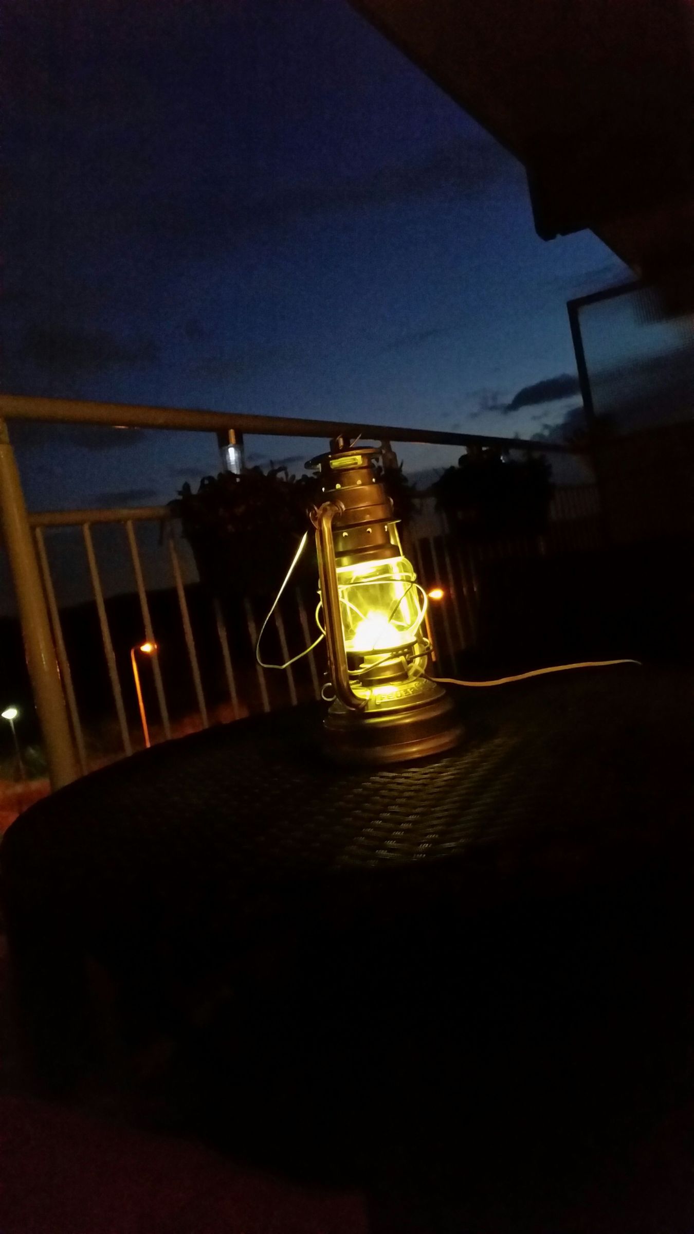 How to Turn Your Oil Lantern in to an Led Lantern : 4 Steps (with Pictures) - Instructables