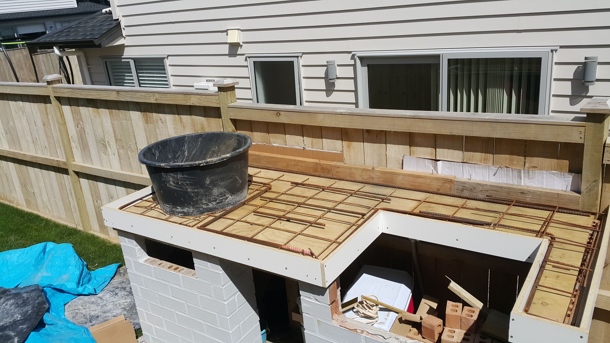 Brick and Polished Concrete BBQ Table : 9 Steps (with Pictures ...