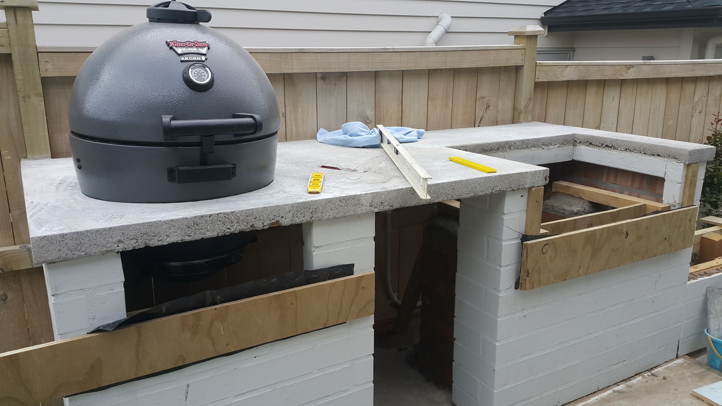 Brick and Polished Concrete BBQ Table : 9 Steps (with Pictures ...