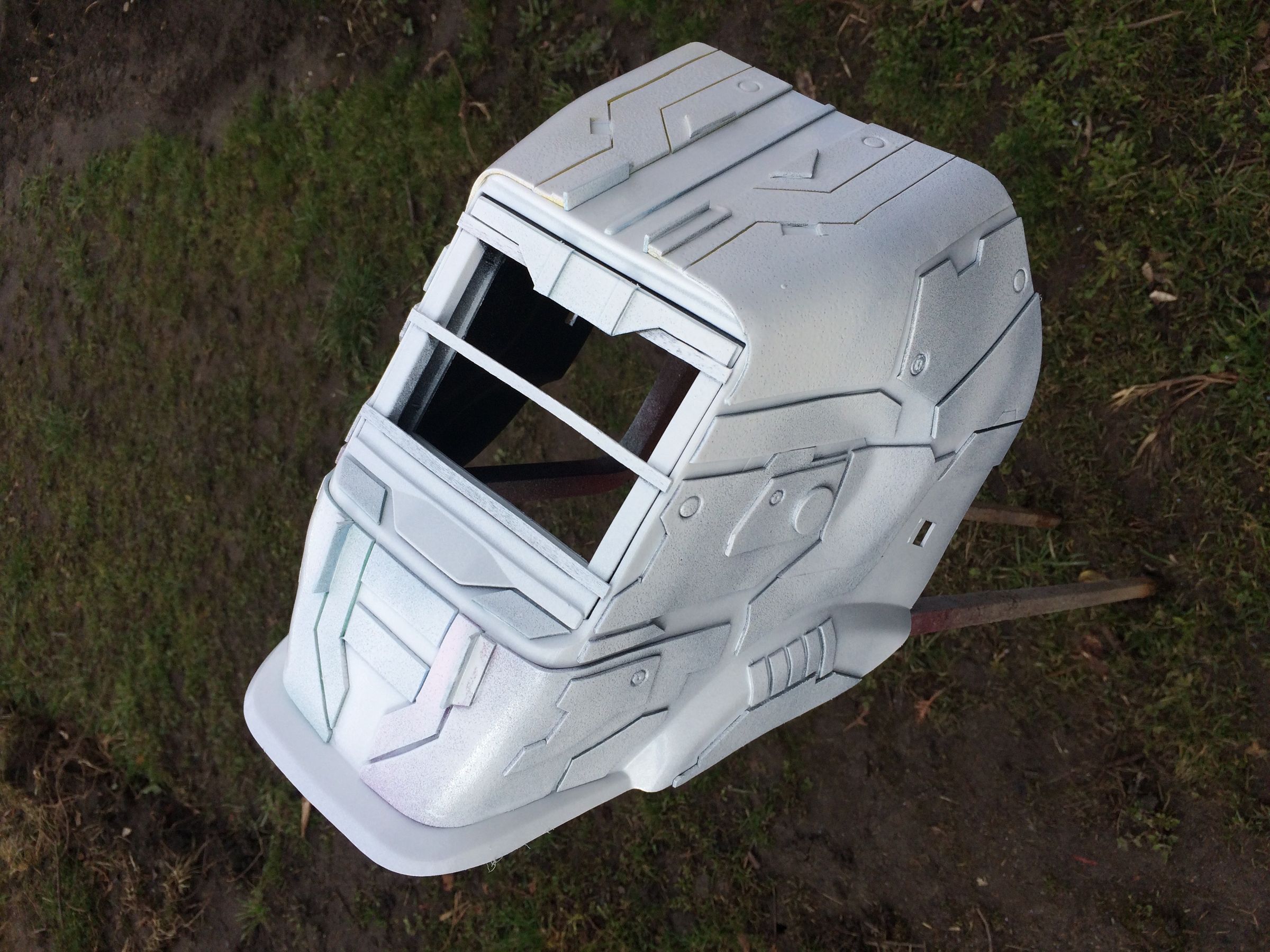 Dead Space Welding Helmet : 4 Steps (with Pictures) - Instructables