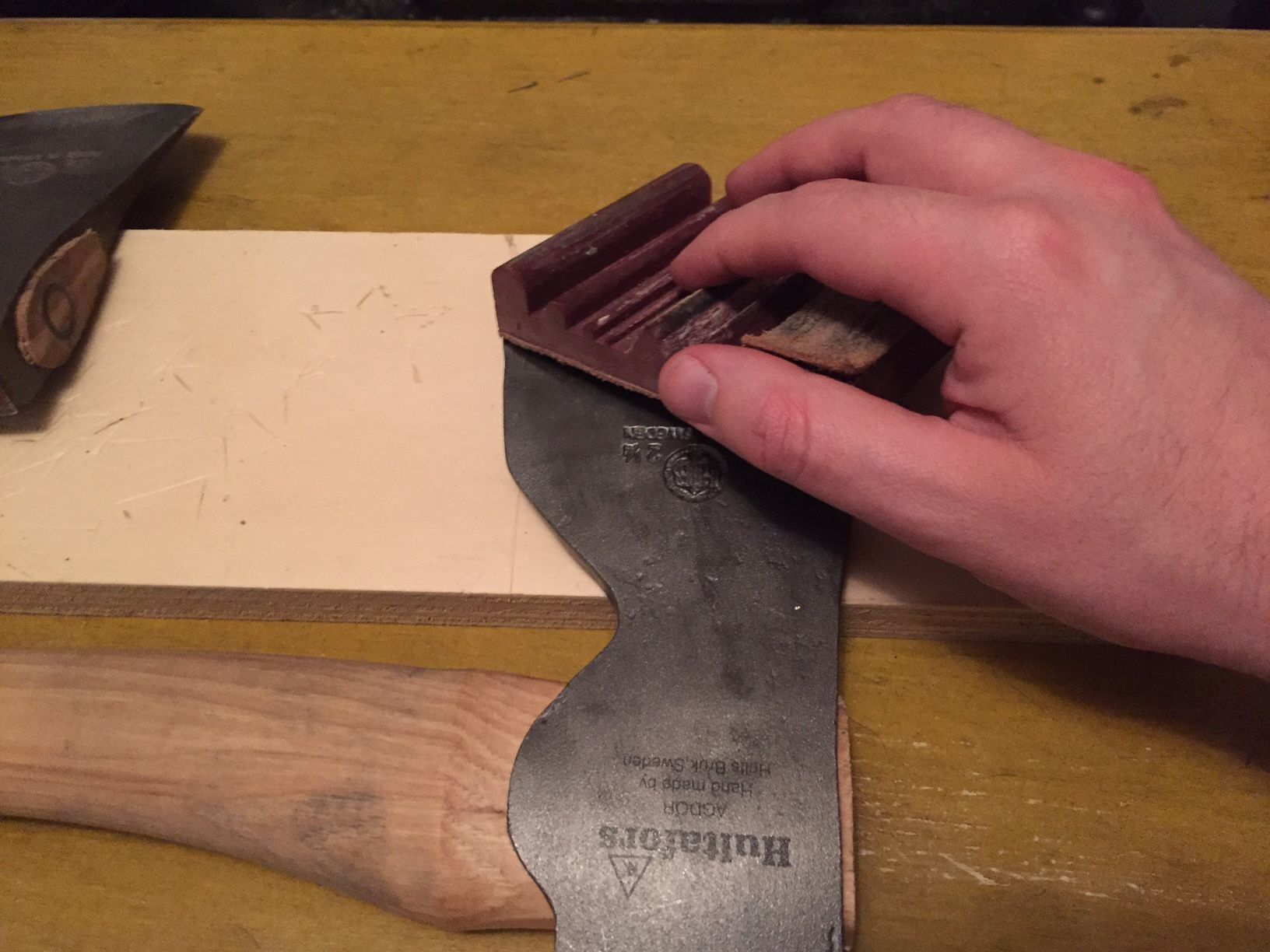 How to Sharpen an Axe : 4 Steps (with Pictures) - Instructables