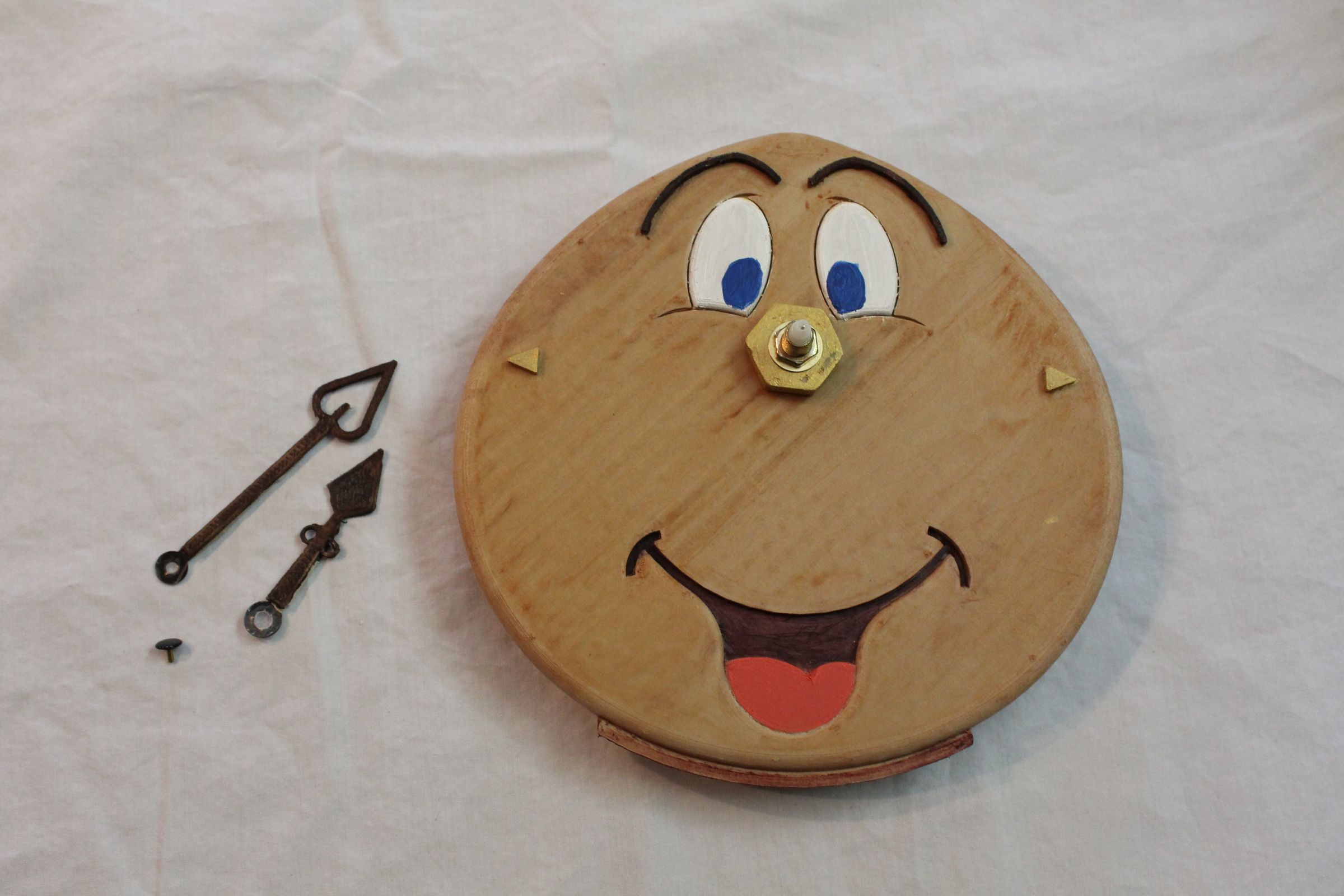 Cogsworth Animatronic : 11 Steps - Instructables