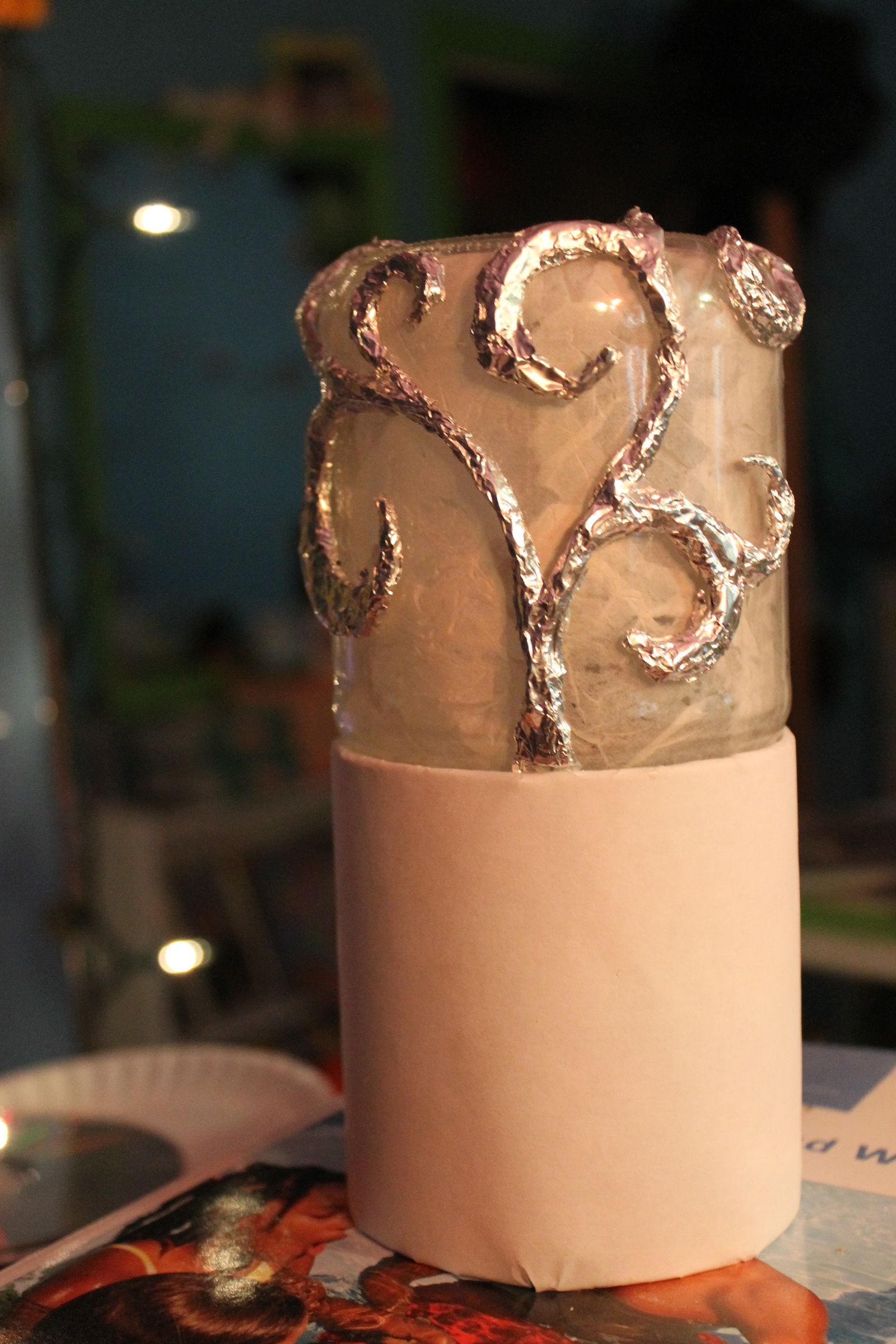 Magic Light (Capacitance Sensor, First Arduino Project) : 3 Steps - Instructables