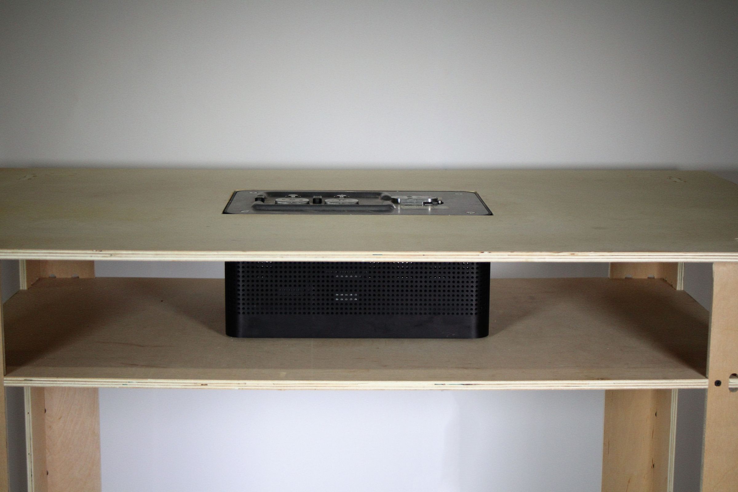 DIWire Table : 3 Steps (with Pictures) - Instructables