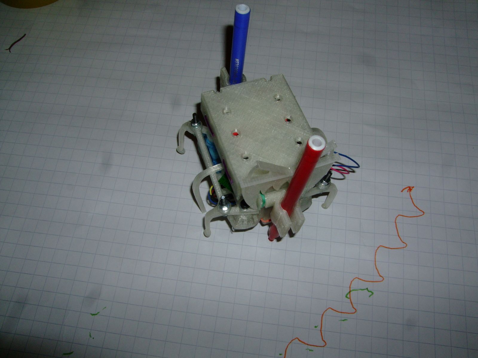 Hexapoduino: Tiny Hexapod 3D Printed, Arduino Controlled : 8 Steps ...