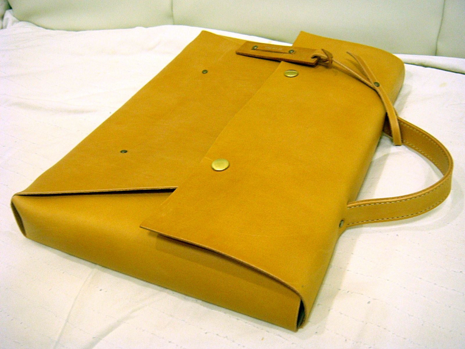 Simple Leather Briefcase : 7 Steps (with Pictures) - Instructables