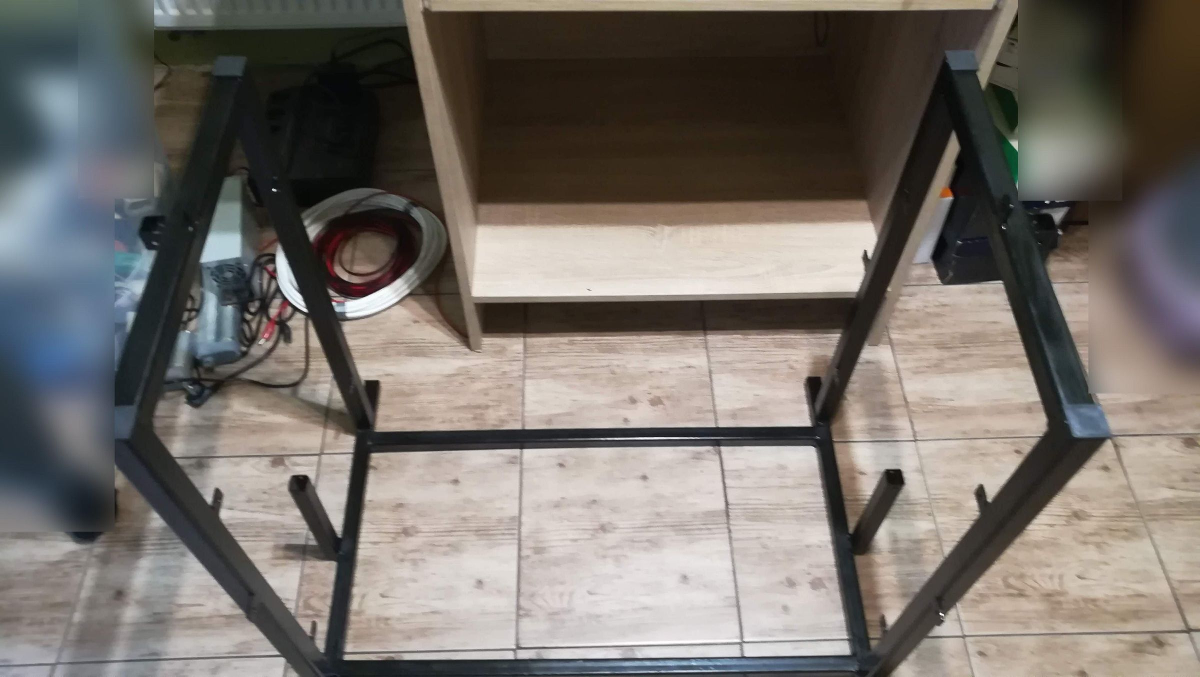 DIY Height Adjustable Standing Desks : 4 Steps (with Pictures ...