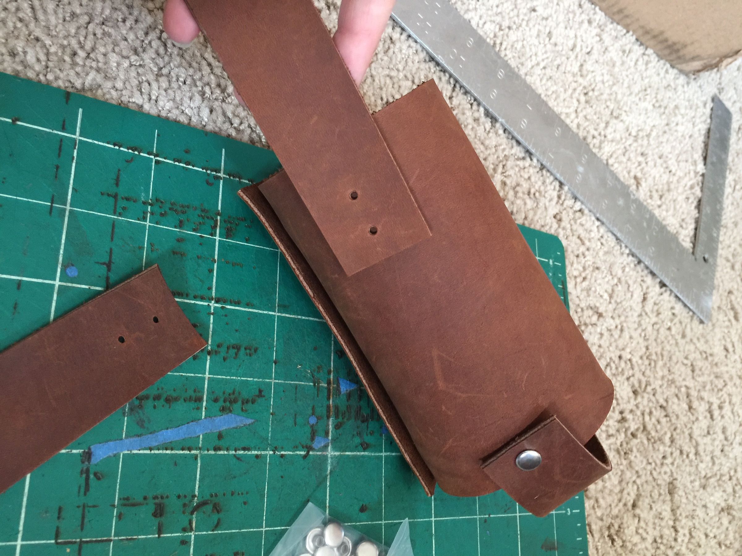 How to Make a Leather Water Bottle Holder / Holster : 5 Steps (with ...