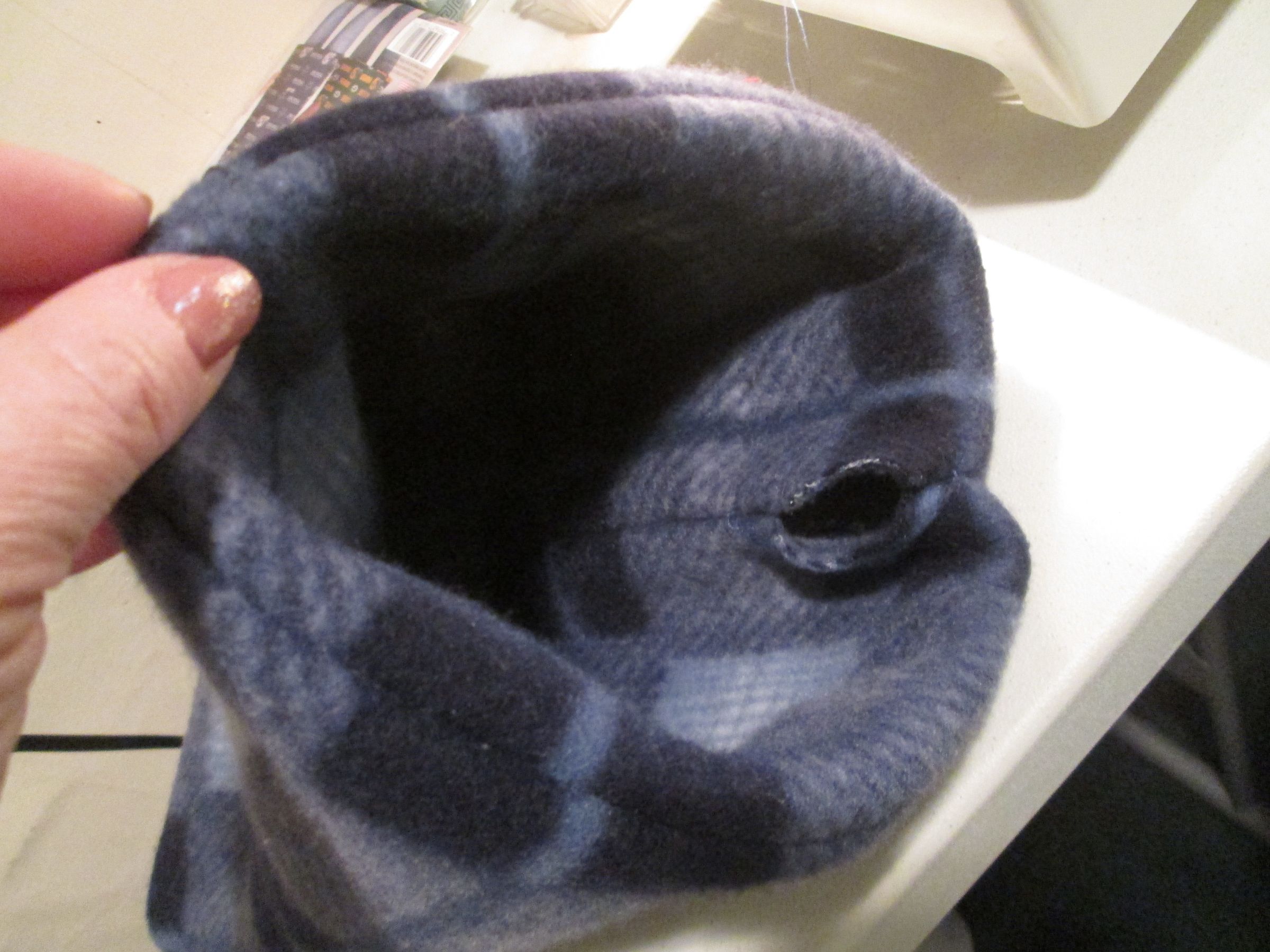 Homemade Fleece Neck Gaiter : 17 Steps - Instructables