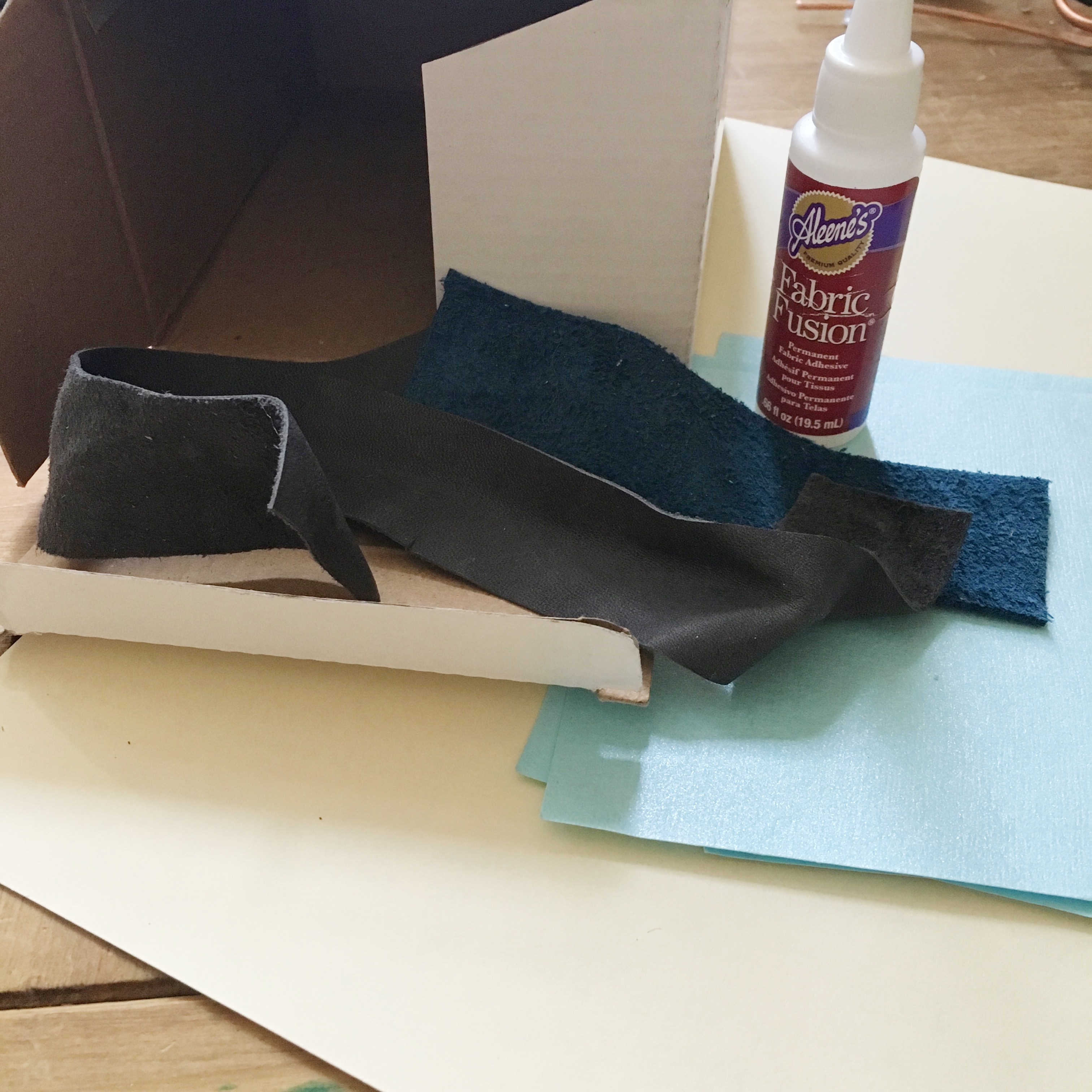 Mini Leather Books : 4 Steps (with Pictures) - Instructables