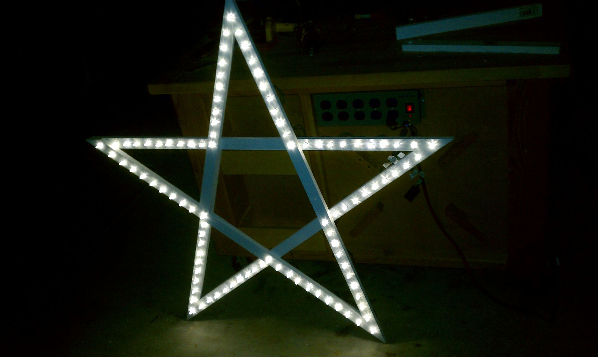 Giant Christmas Star : 6 Steps - Instructables