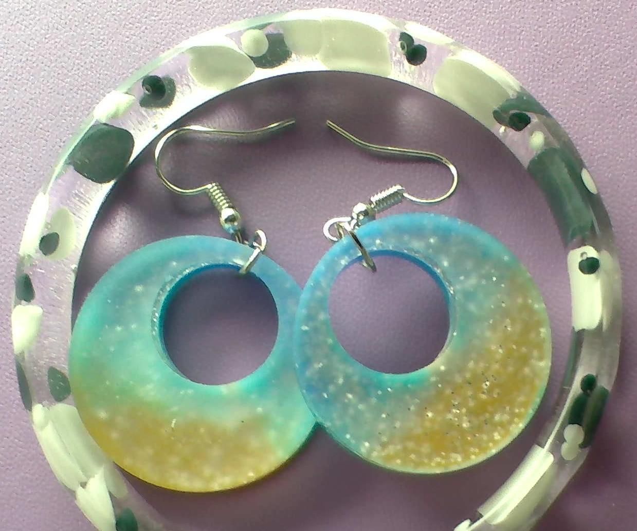 How to Make Epoxy Earrings and Bracelet : 14 Steps - Instructables