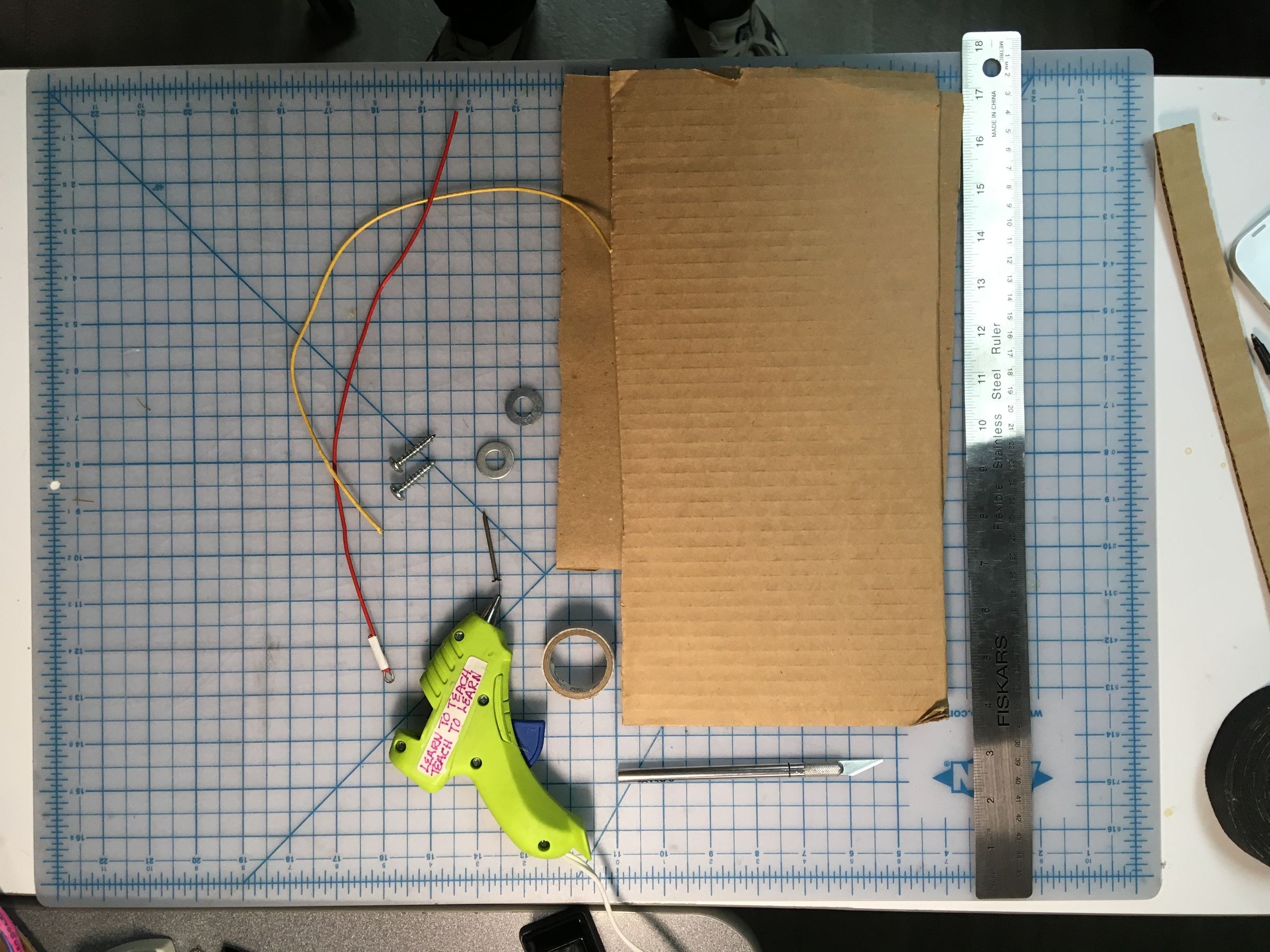 Slap Switch: Simple, No-Solder Touch Switch : 7 Steps - Instructables