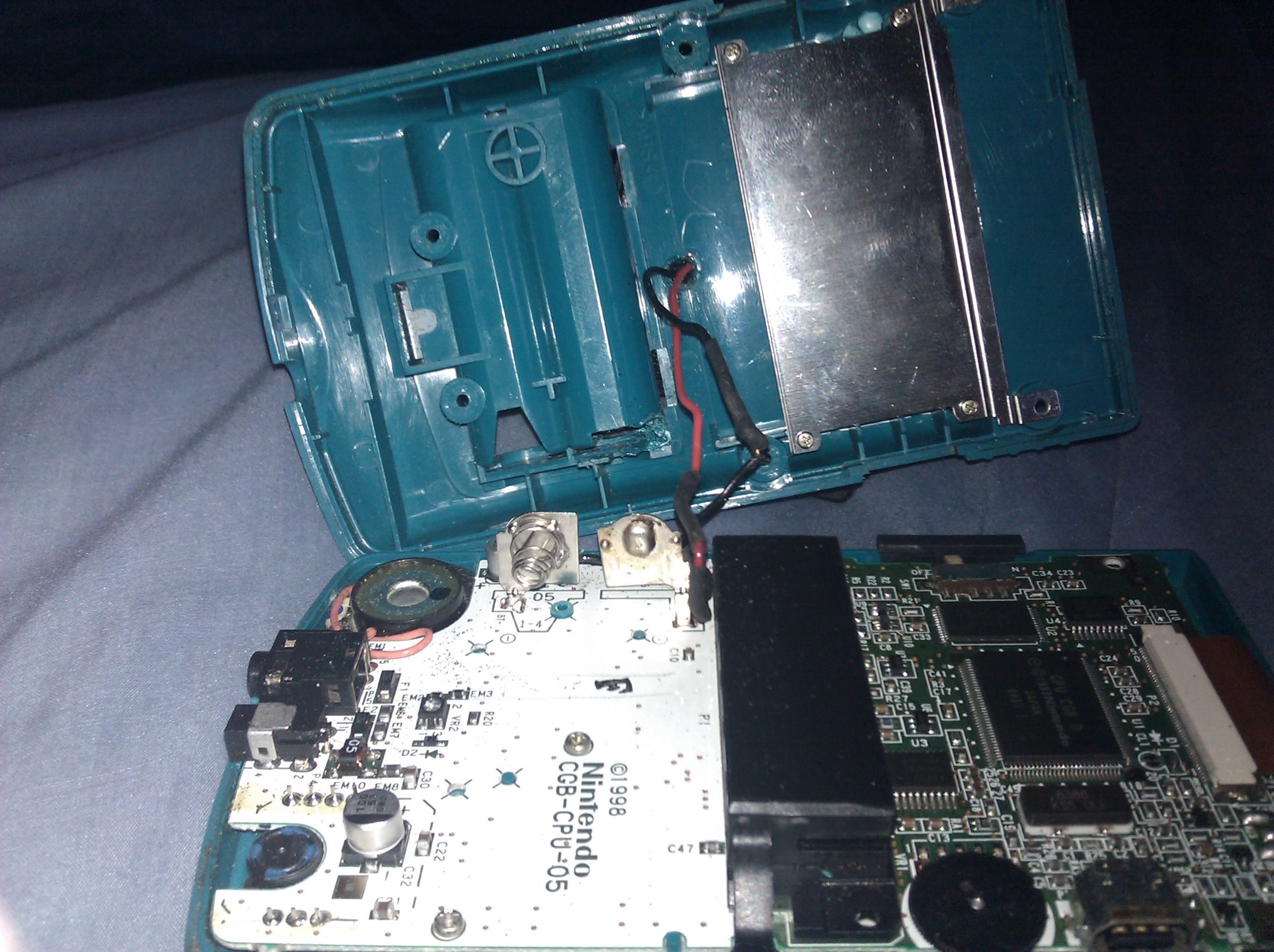 Solar Power Your Gameboy Color (updated) : 9 Steps - Instructables