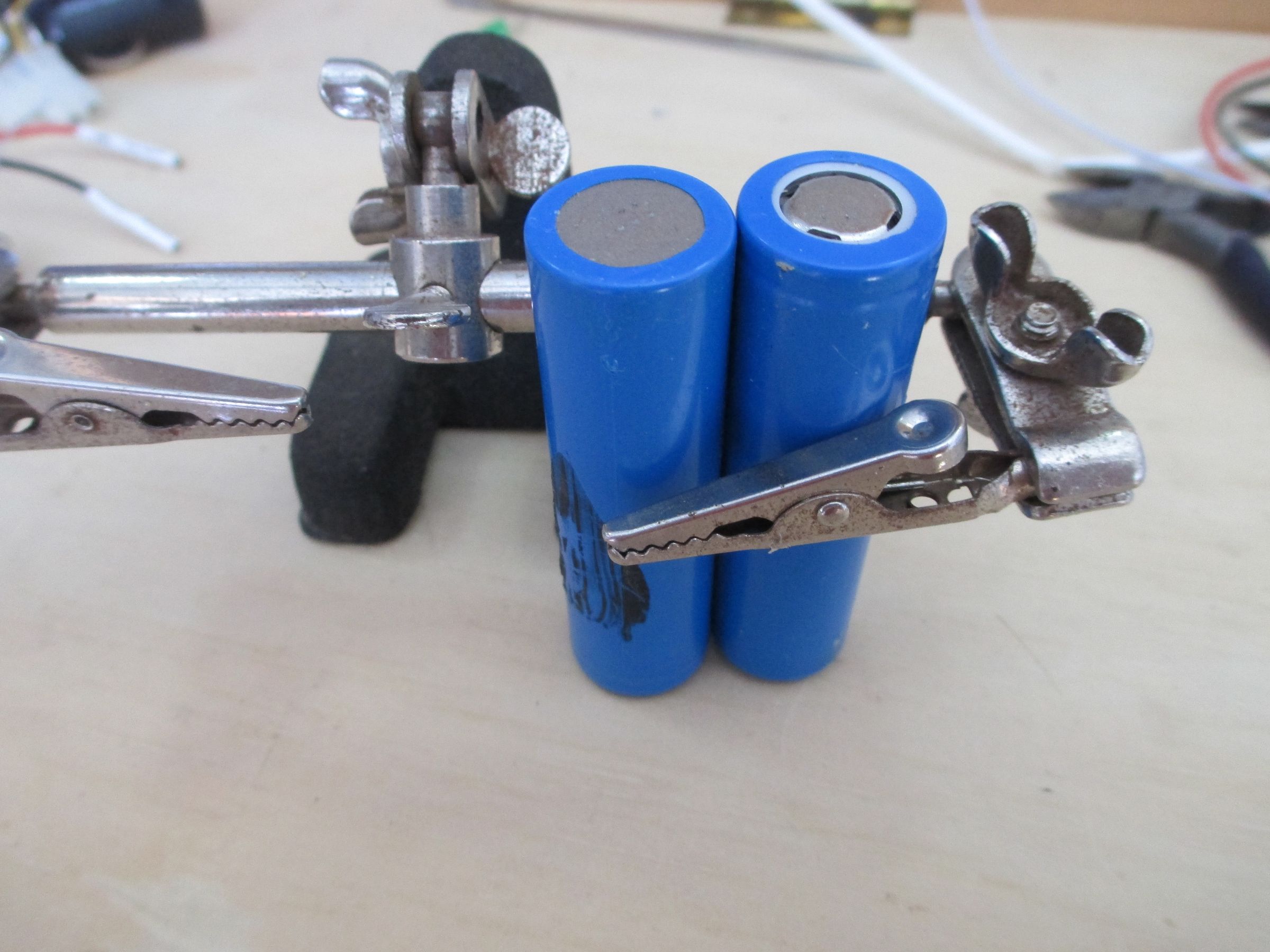 DIY Multi-Cell Battery Pack : 4 Steps - Instructables
