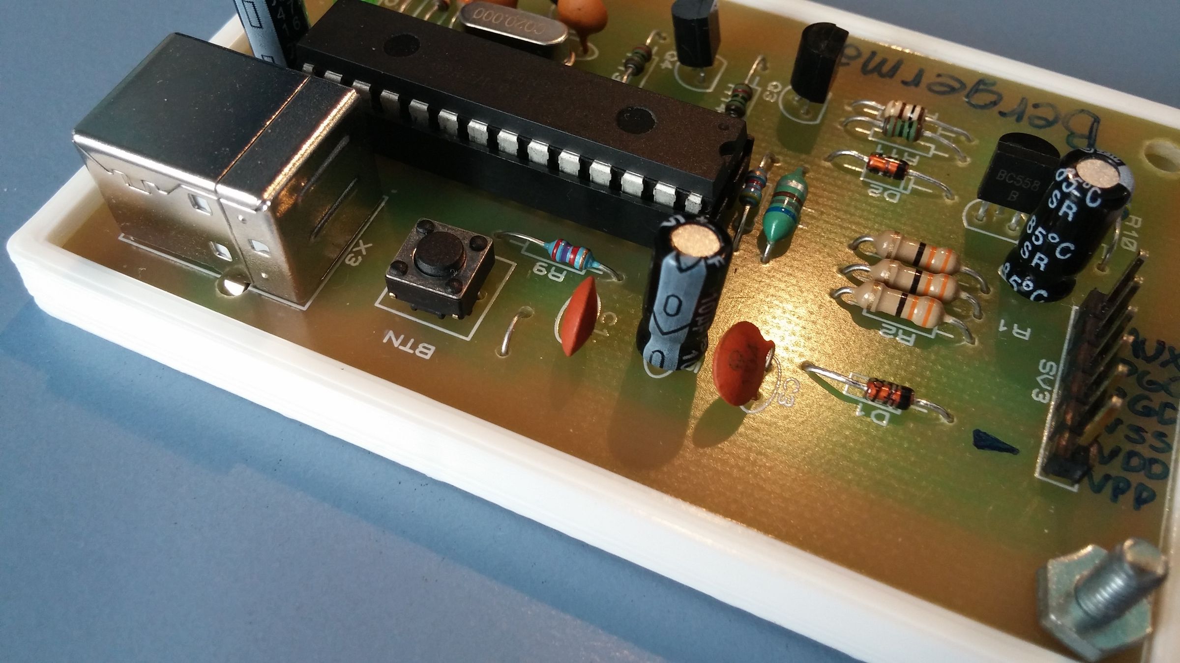 How to Make a PIC Programmer - PicKit 2 'clone' : 4 Steps (with ...