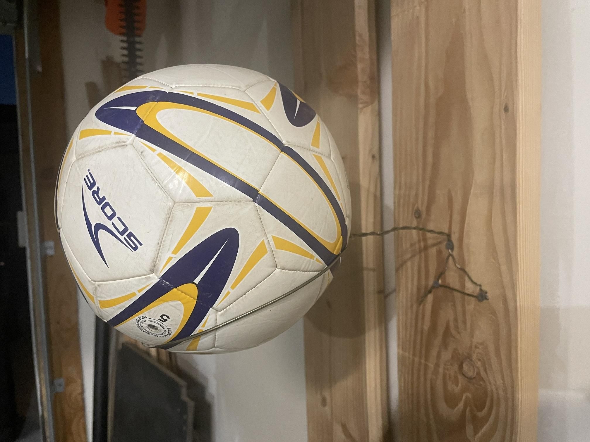 Floating Invisible Soccer Ball Display : 7 Steps - Instructables