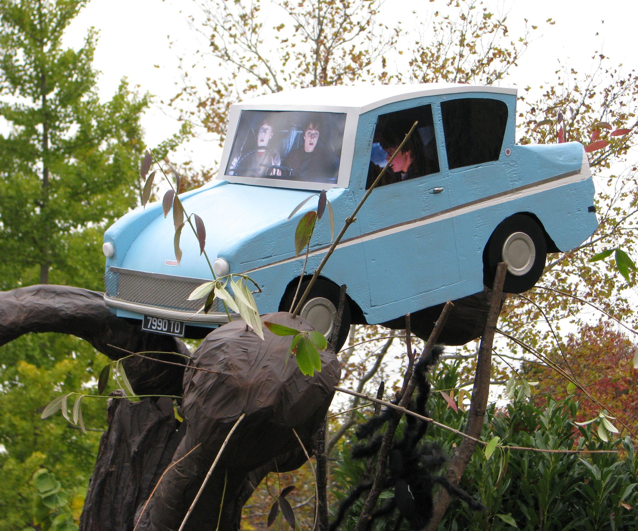 Flying Ford Anglia : 9 Steps (with Pictures) - Instructables