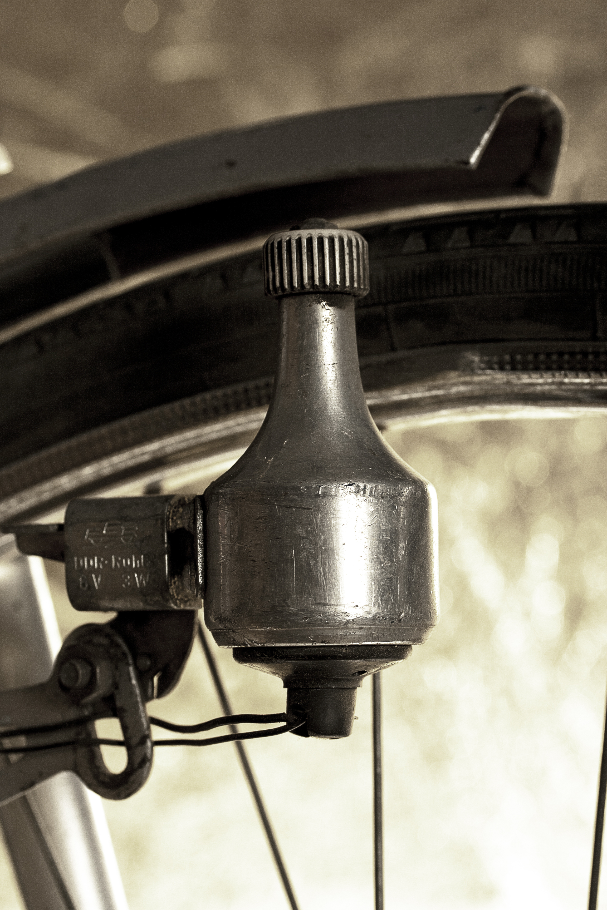 Dynamo Powered LED Without Making a Circuit : 4 Steps - Instructables