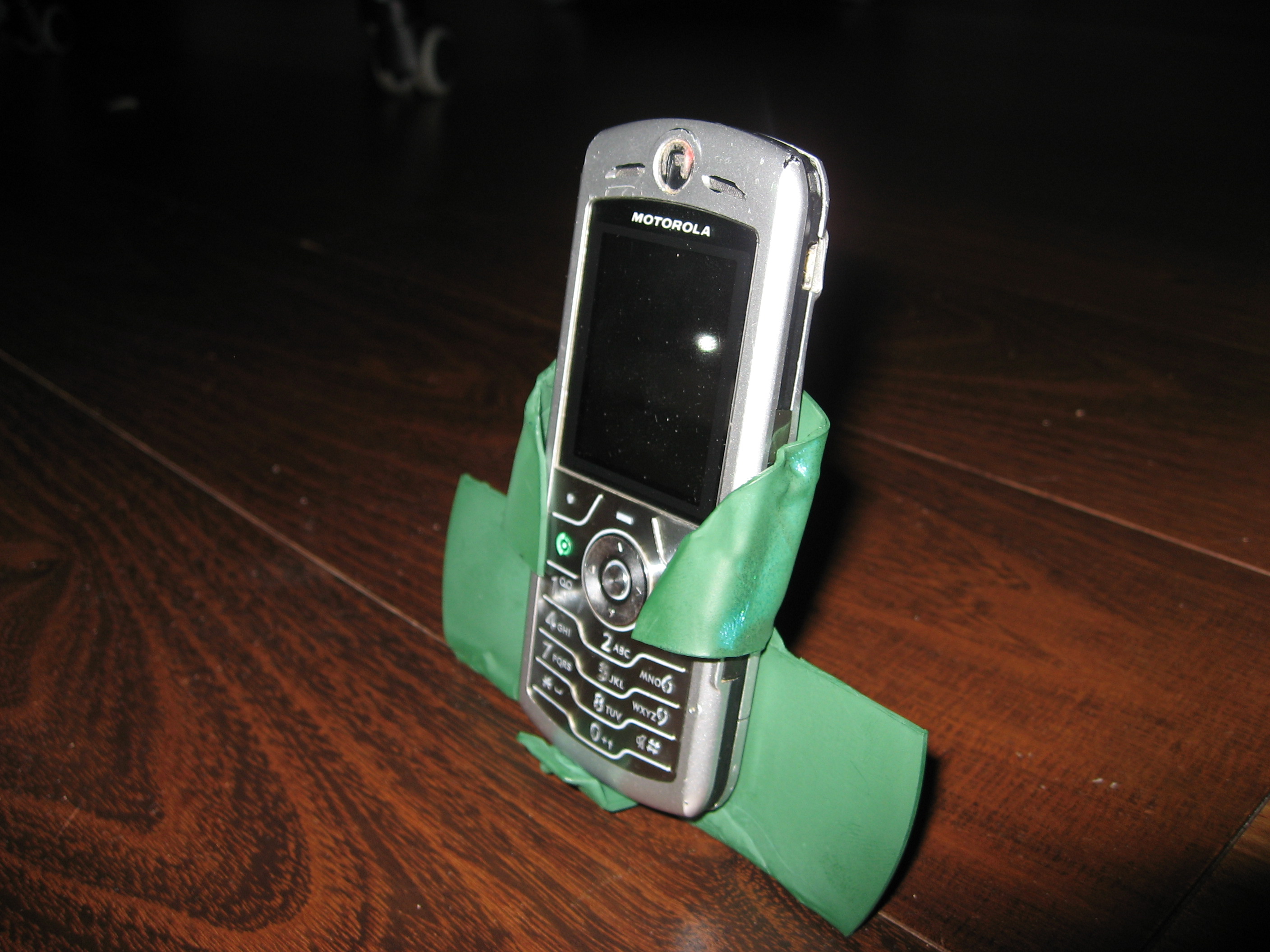 CD Cell Phone Stand : 5 Steps - Instructables