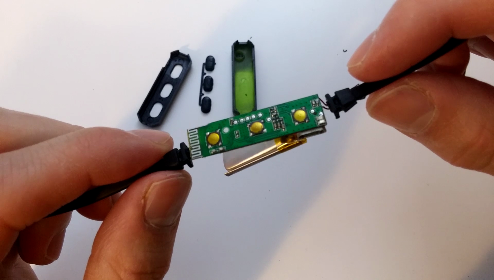 DIY Bluetooth Adapter for ANY Headphones : 11 Steps (with Pictures ...