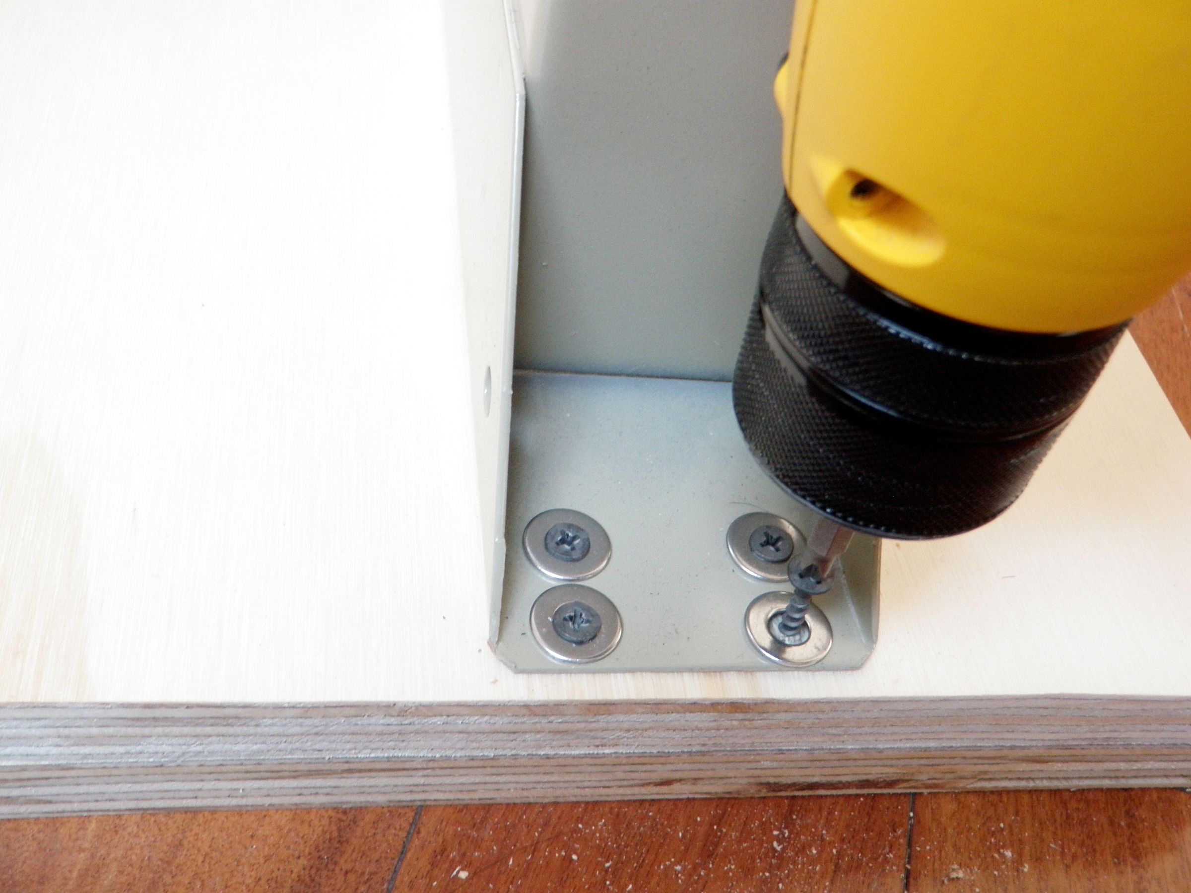 Simple Workbench : 9 Steps (with Pictures) - Instructables