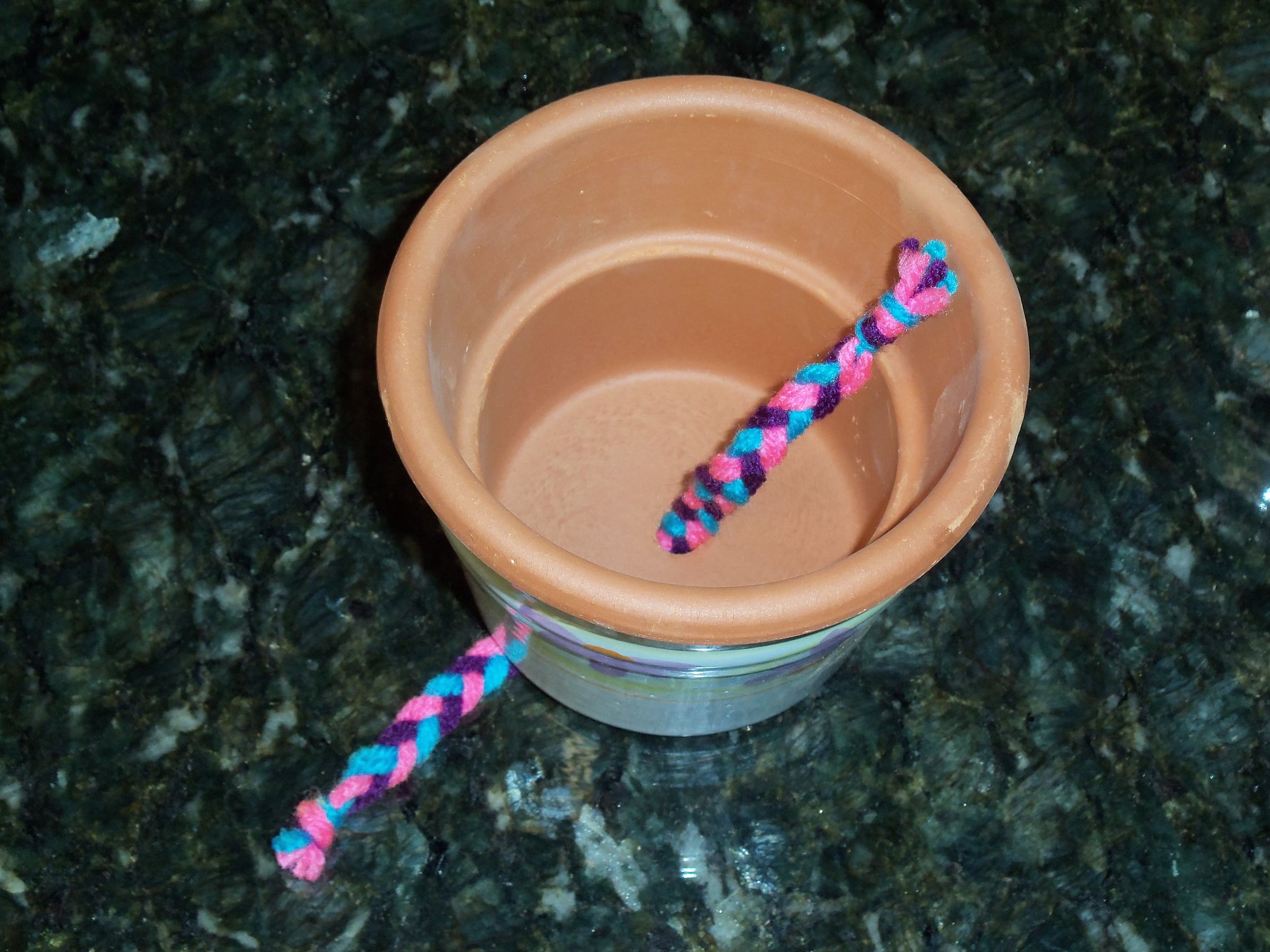 Self-Watering With Yarn : 3 Steps (with Pictures) - Instructables