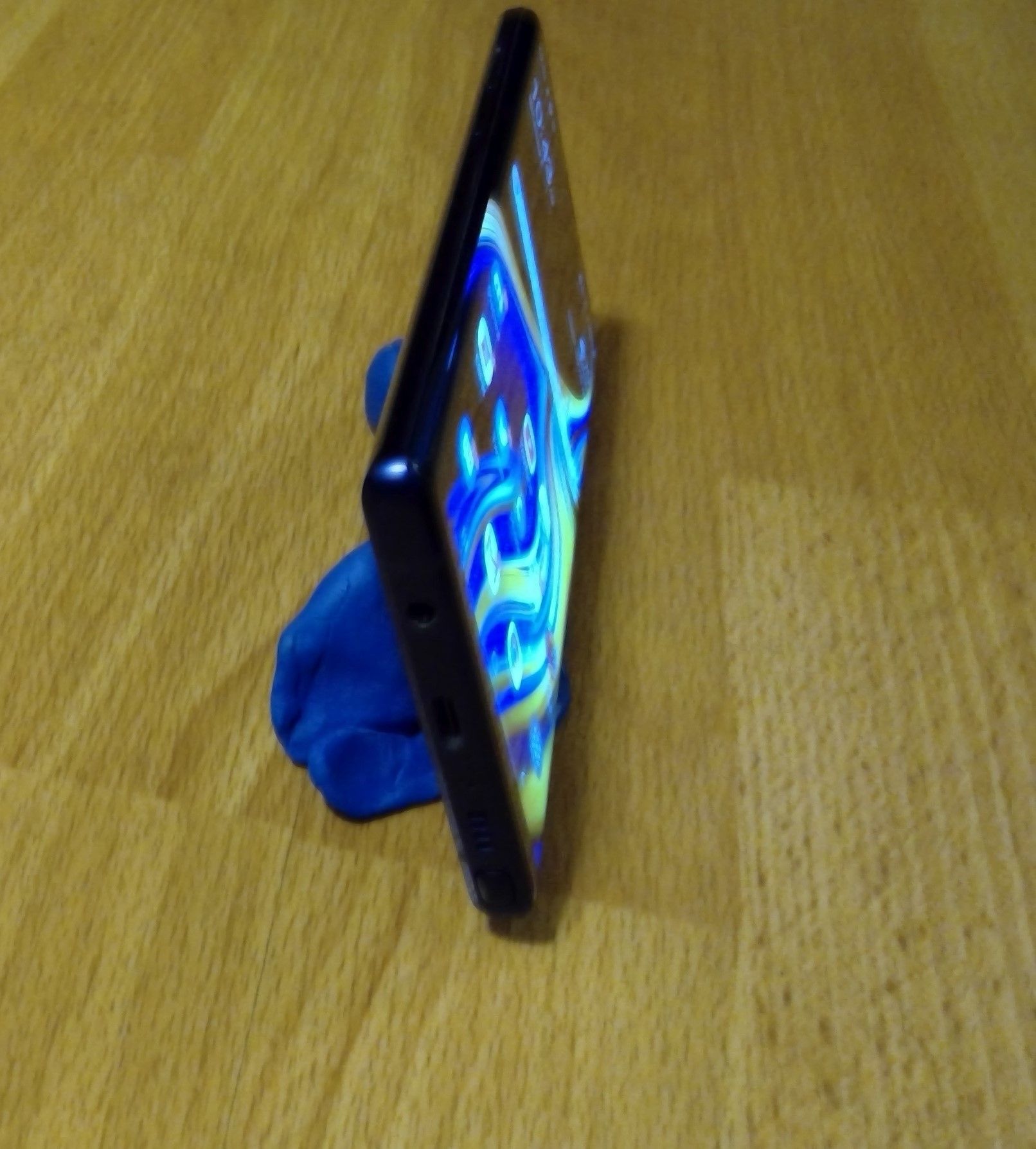 How to Turn Your Cell Phone Into a Projector : 19 Steps - Instructables
