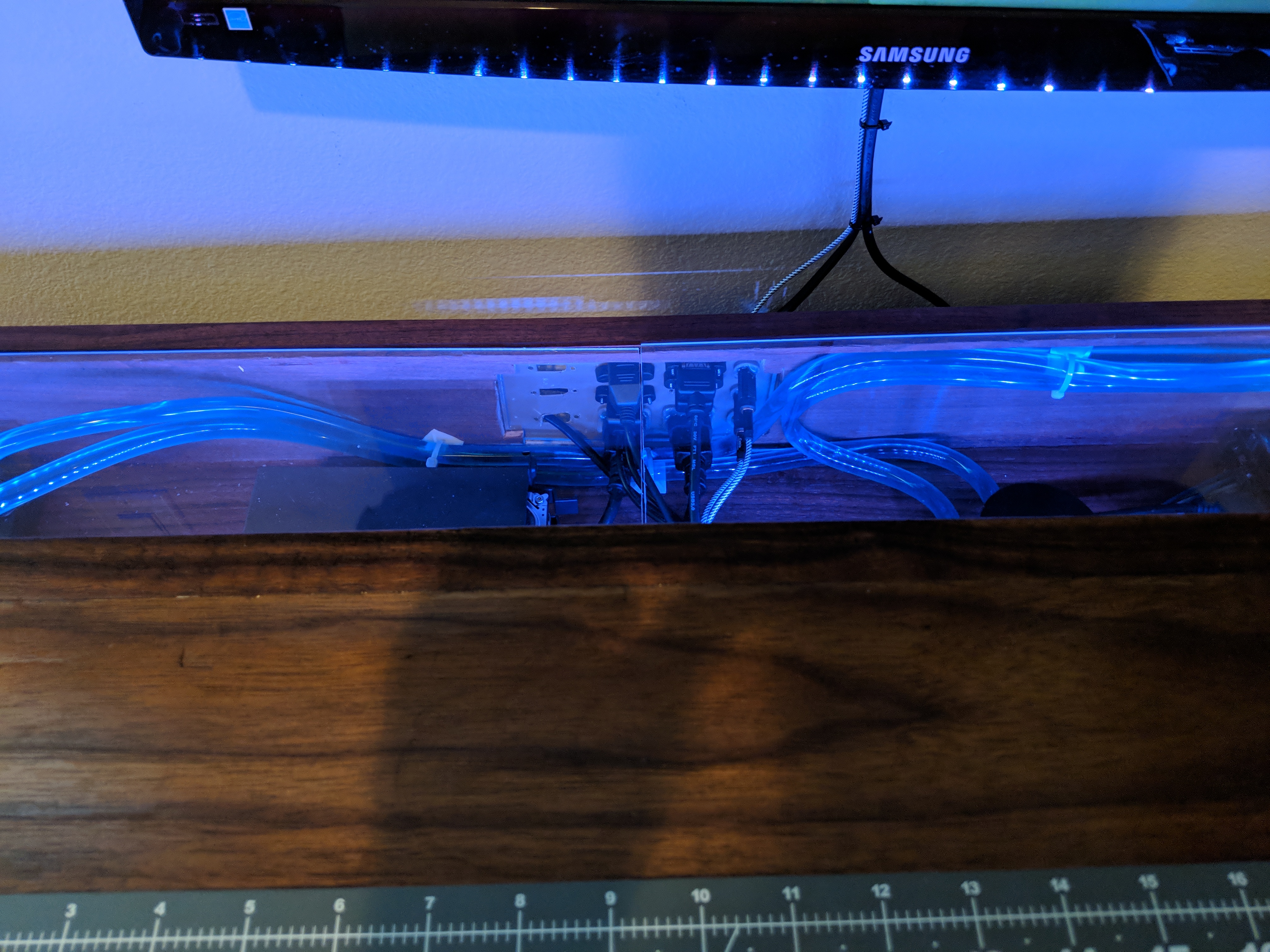 Convertible Standing Desk With Hidden Computer : 10 Steps (with ...